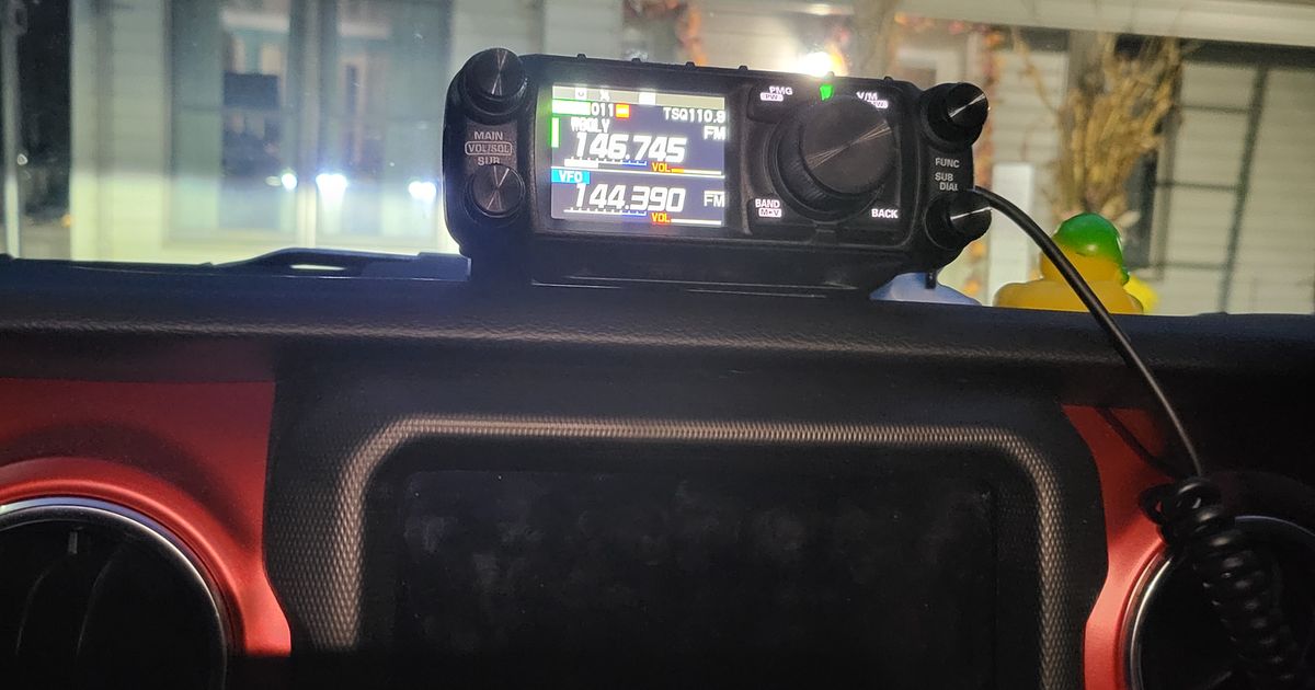 Yaesu FTM-500 Head Mount for Jeep JL or Gladiator by Strykker 3D ...