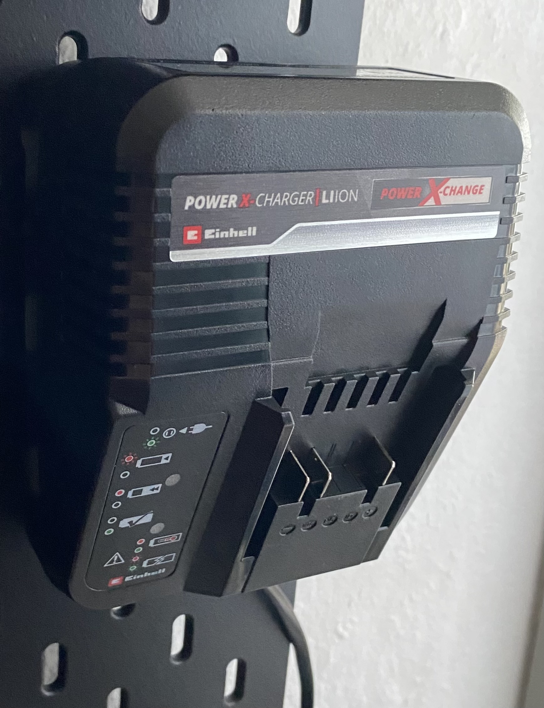 Einhell Power-X Charger Skadismount by Udo2017 | Download free STL ...