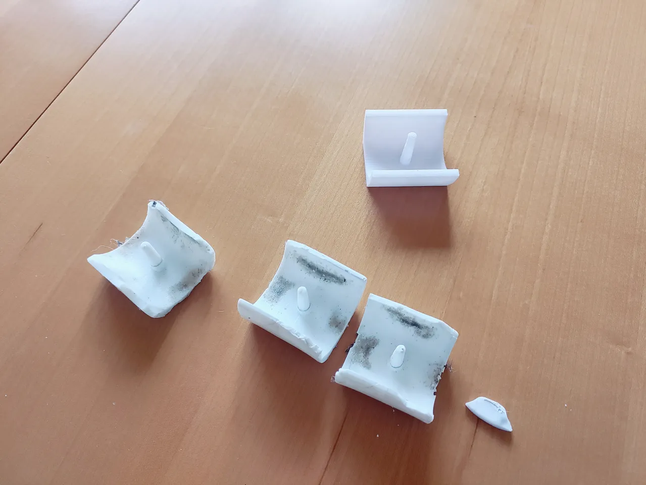 Table/Floor Protector Replacement by Florian Reppin | Download free STL ...