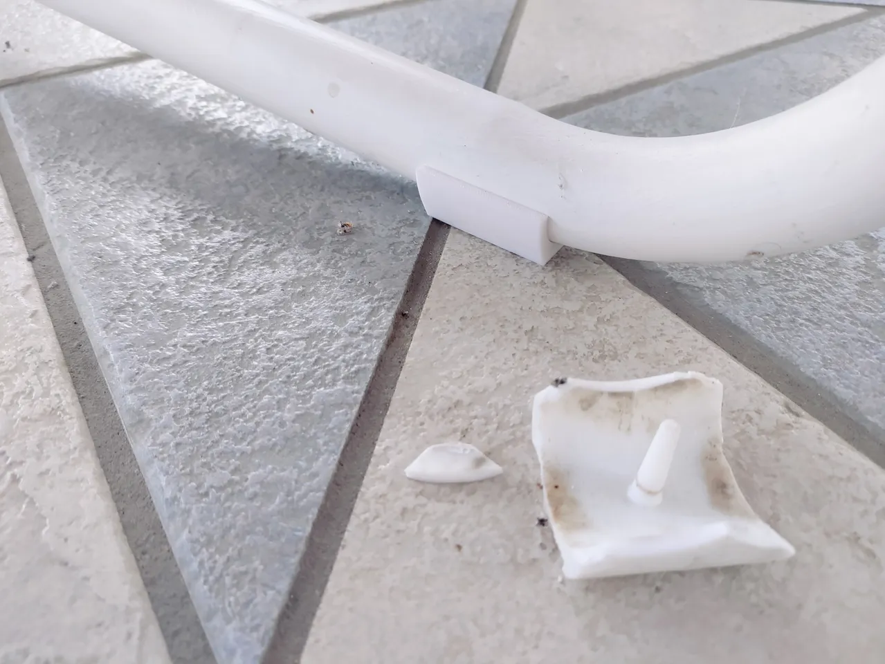 Table/Floor Protector Replacement by Florian Reppin | Download free STL ...