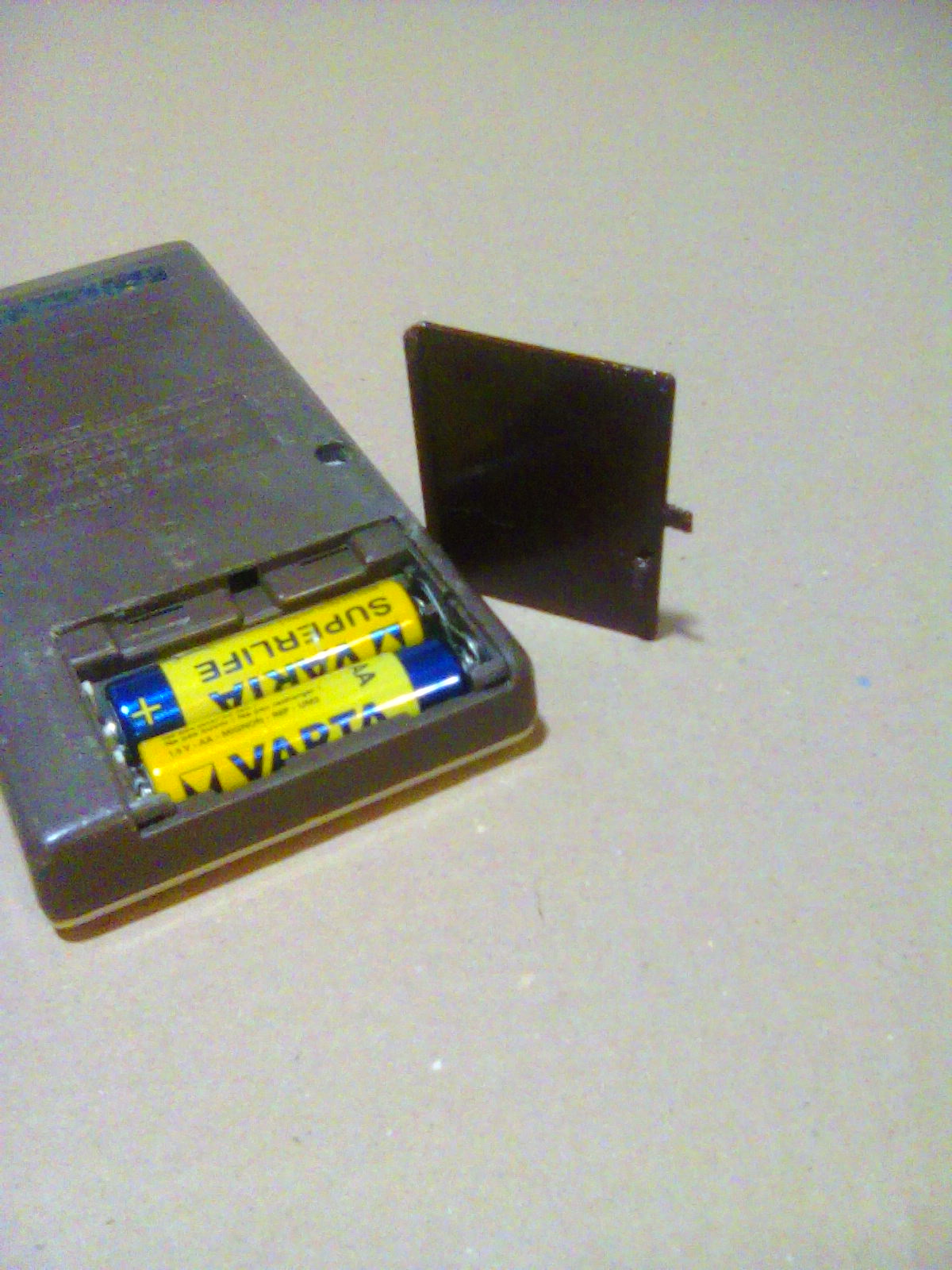 Battery cover (krytka baterií) Sharp EL-5812 by Jiří Šilhavík ...