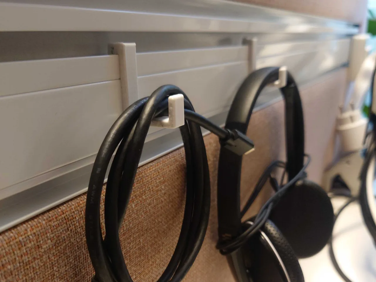 Götessons table screen rail hook (Gotessons) by Sara | Download free ...