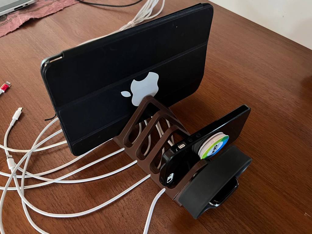 Comfortable devices organizer and charger by Mikhail Lazarev | Download ...