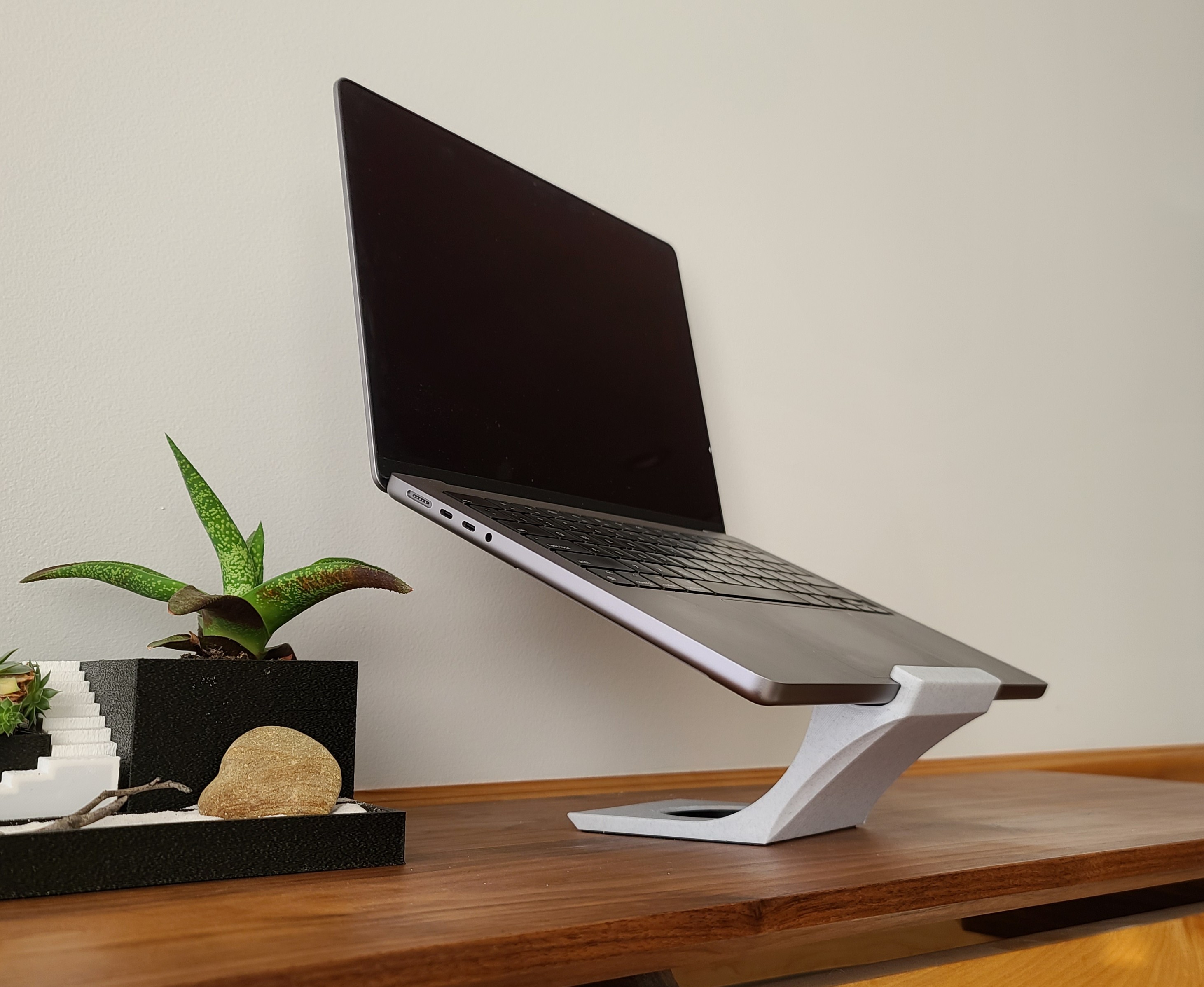 Macbook Stand por kth0 | Descargar modelo STL gratuito | Printables.com