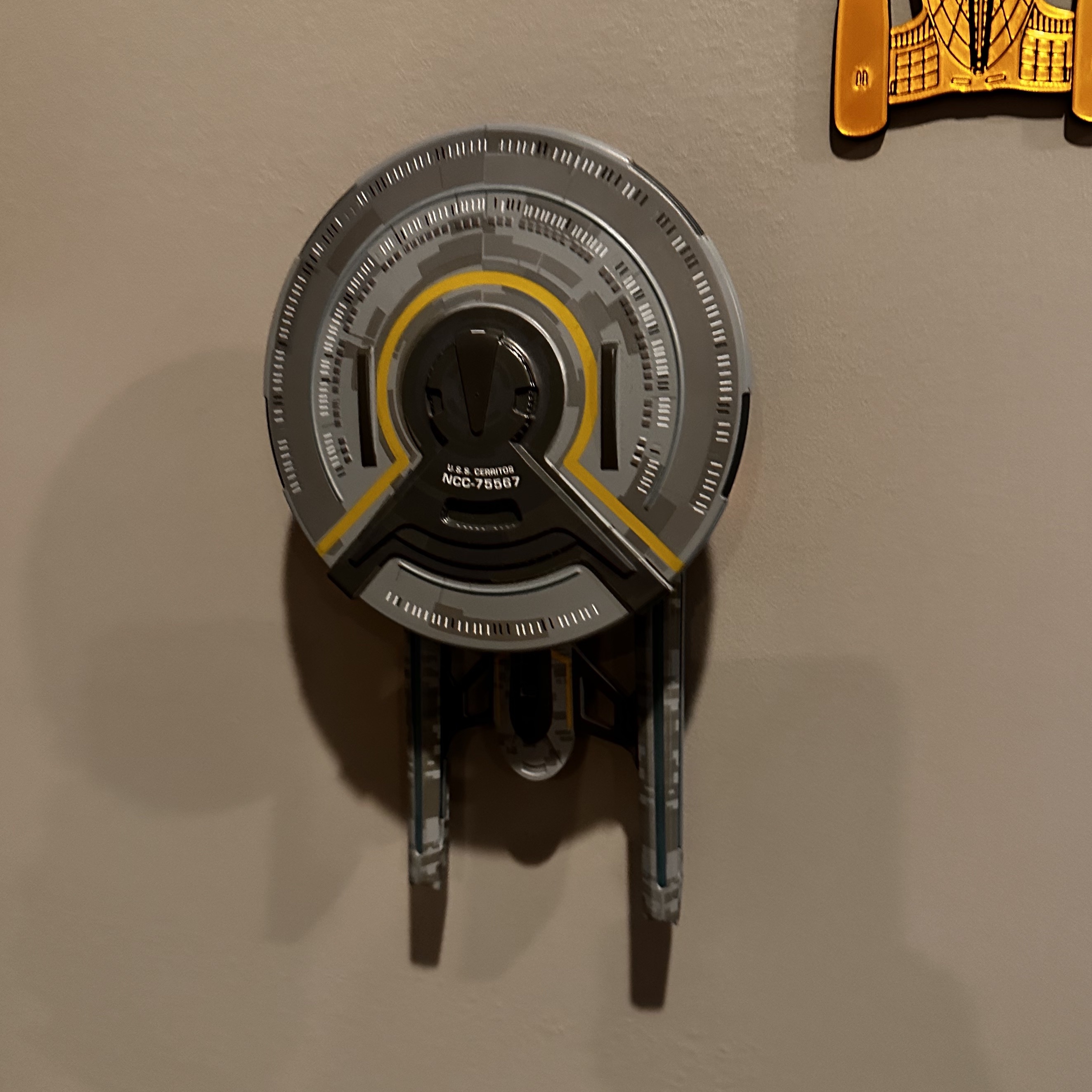 Eaglemoss Star Trek Cerritos Wall Mount by robotfriend | Download free ...