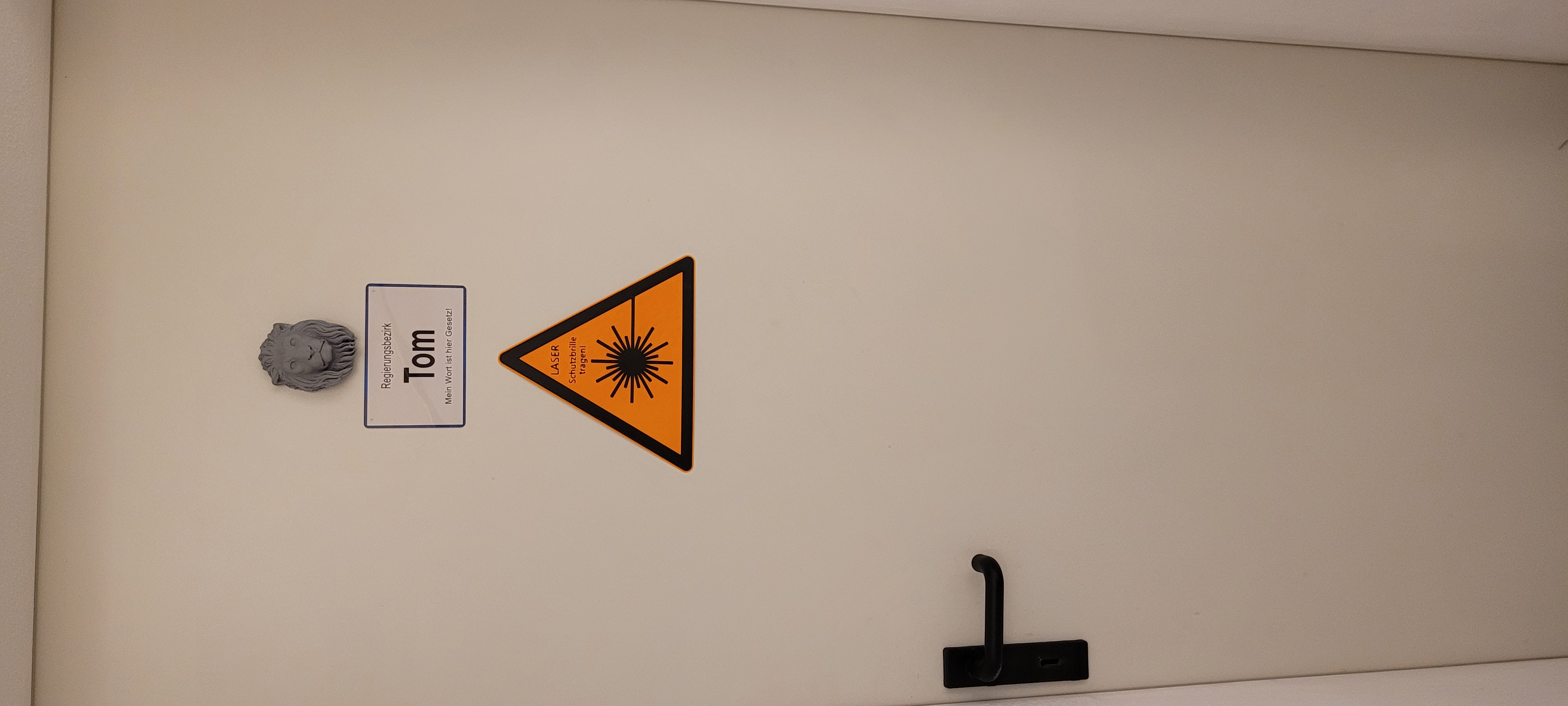 Laser Warning Sign - Laserwarnschild by 3D Tom | Download free STL ...