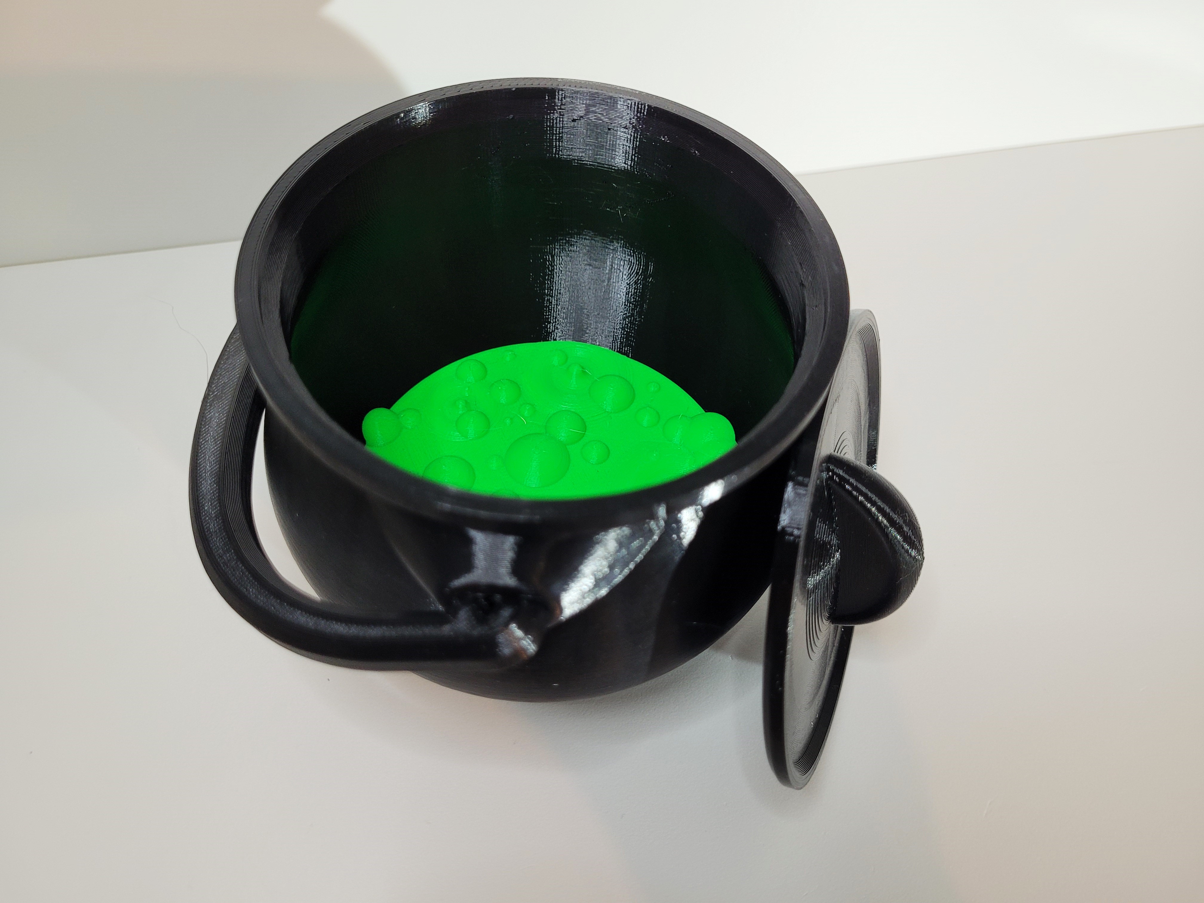 Cauldron with lit and handle (and Soup) by Muurph | Download free STL ...