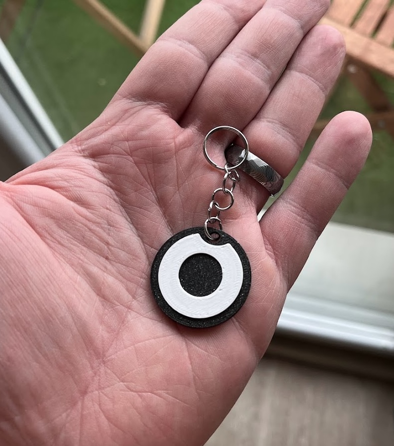 Čtrtkon keychain with NFC chip by Svěrákovi | Download free STL model ...