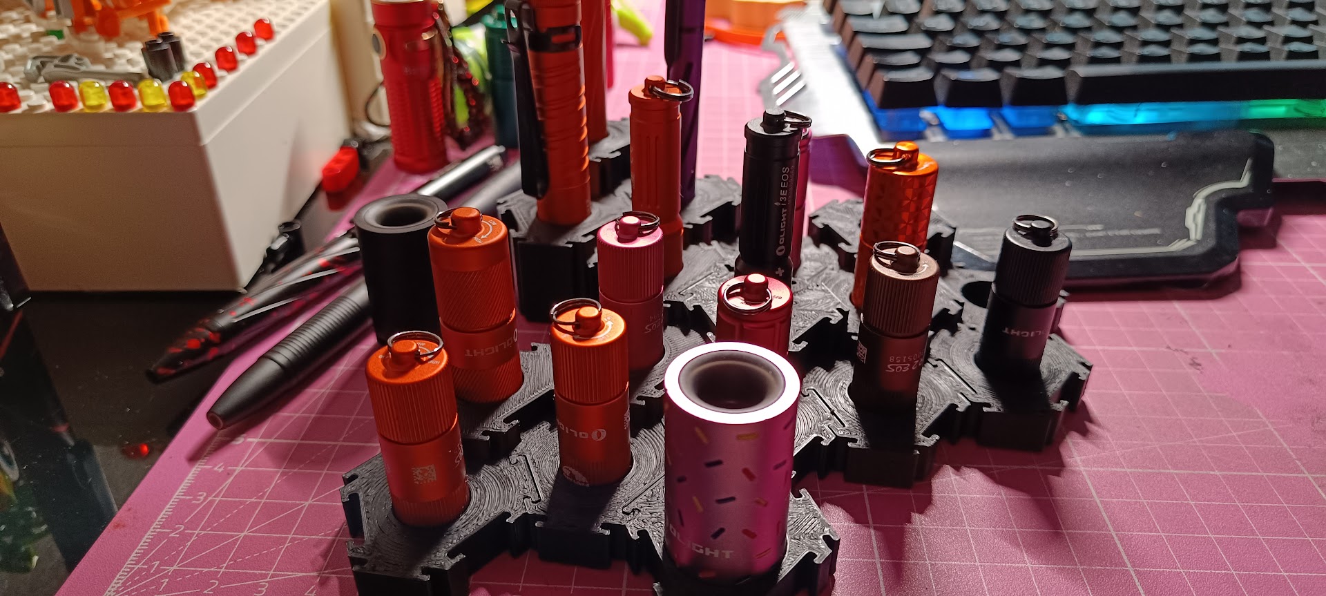 Hexagon Stand für Olight i3T EOS by Marlene | Download free STL model ...