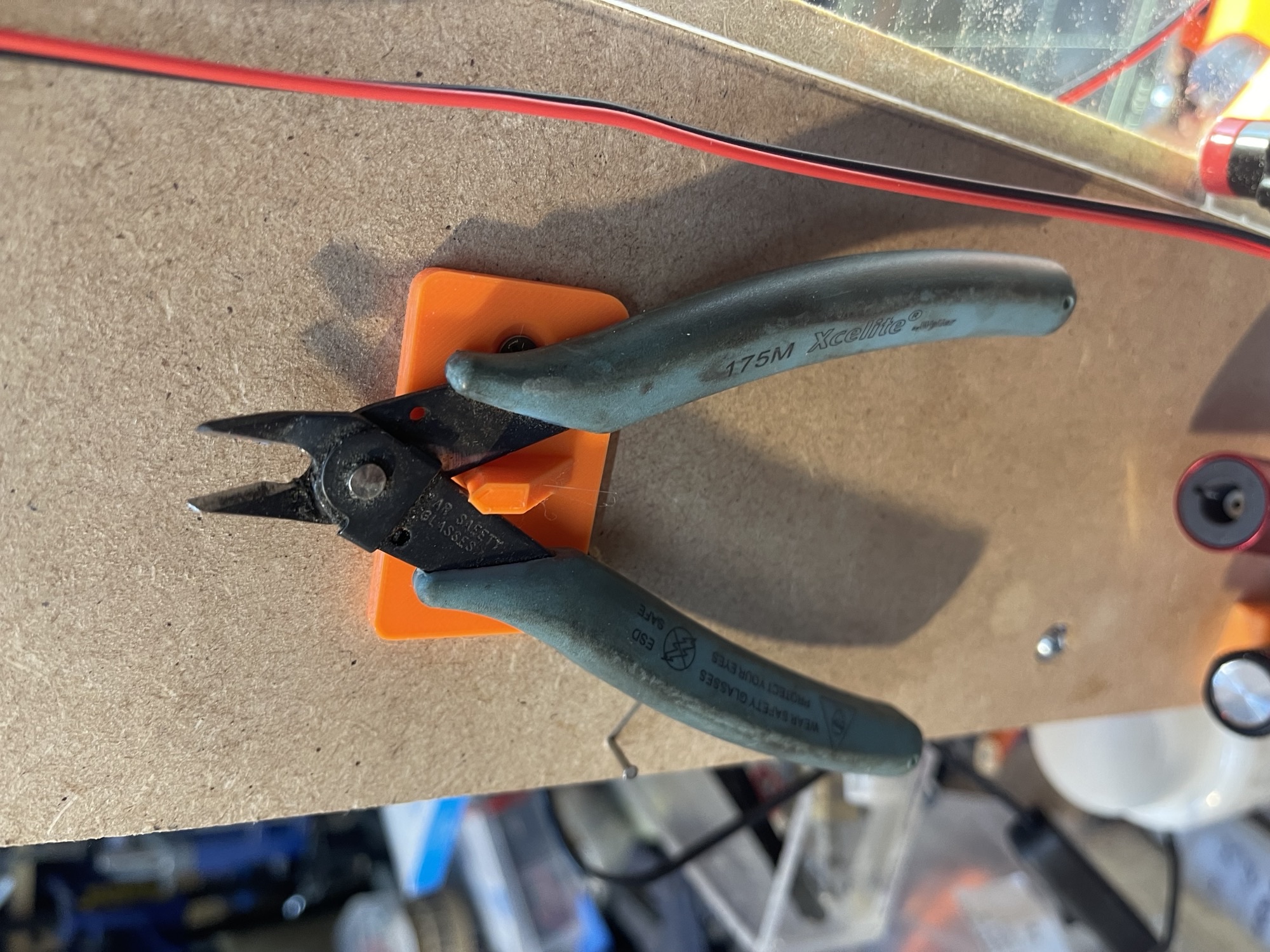 Flush cut snips holder for enclosure by Skully | Download free STL ...