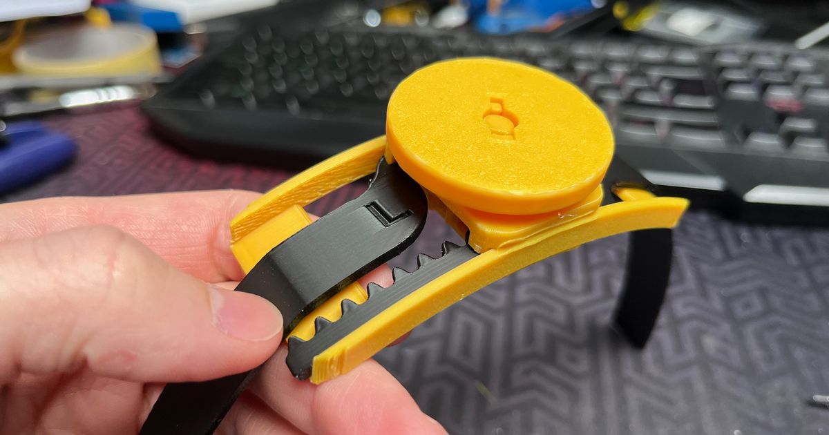 3D Printable Head Strap by Mañolo | Download free STL model ...