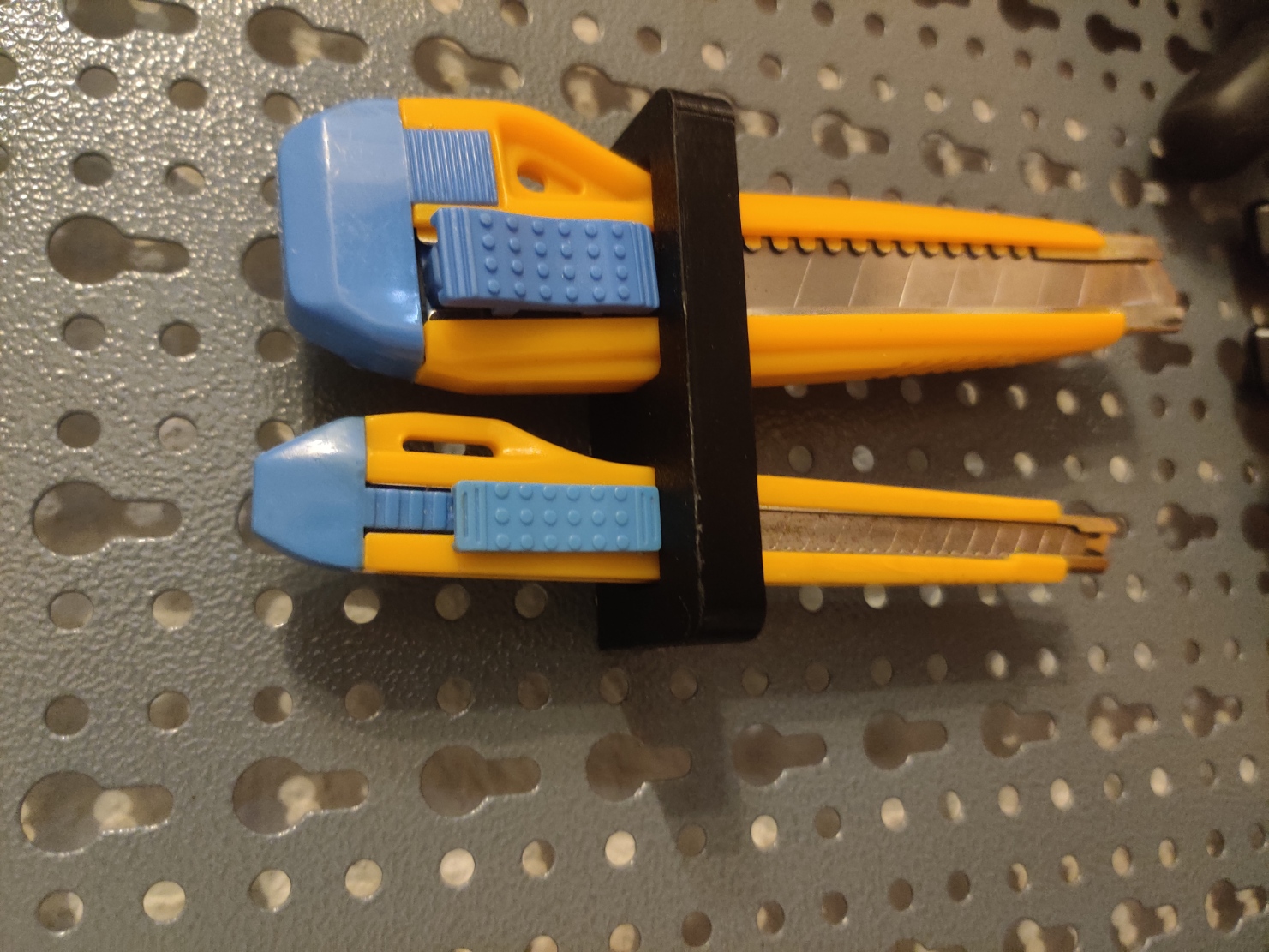 Küpper Euro Pegboard Cutter Holder by kaimimue | Download free STL ...
