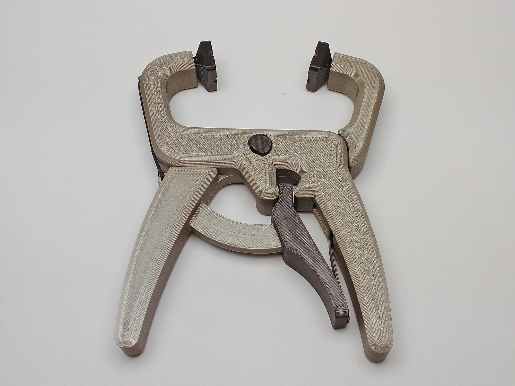 Handi-Clamp por LoboCNC | Descargar modelo STL gratuito | Printables.com