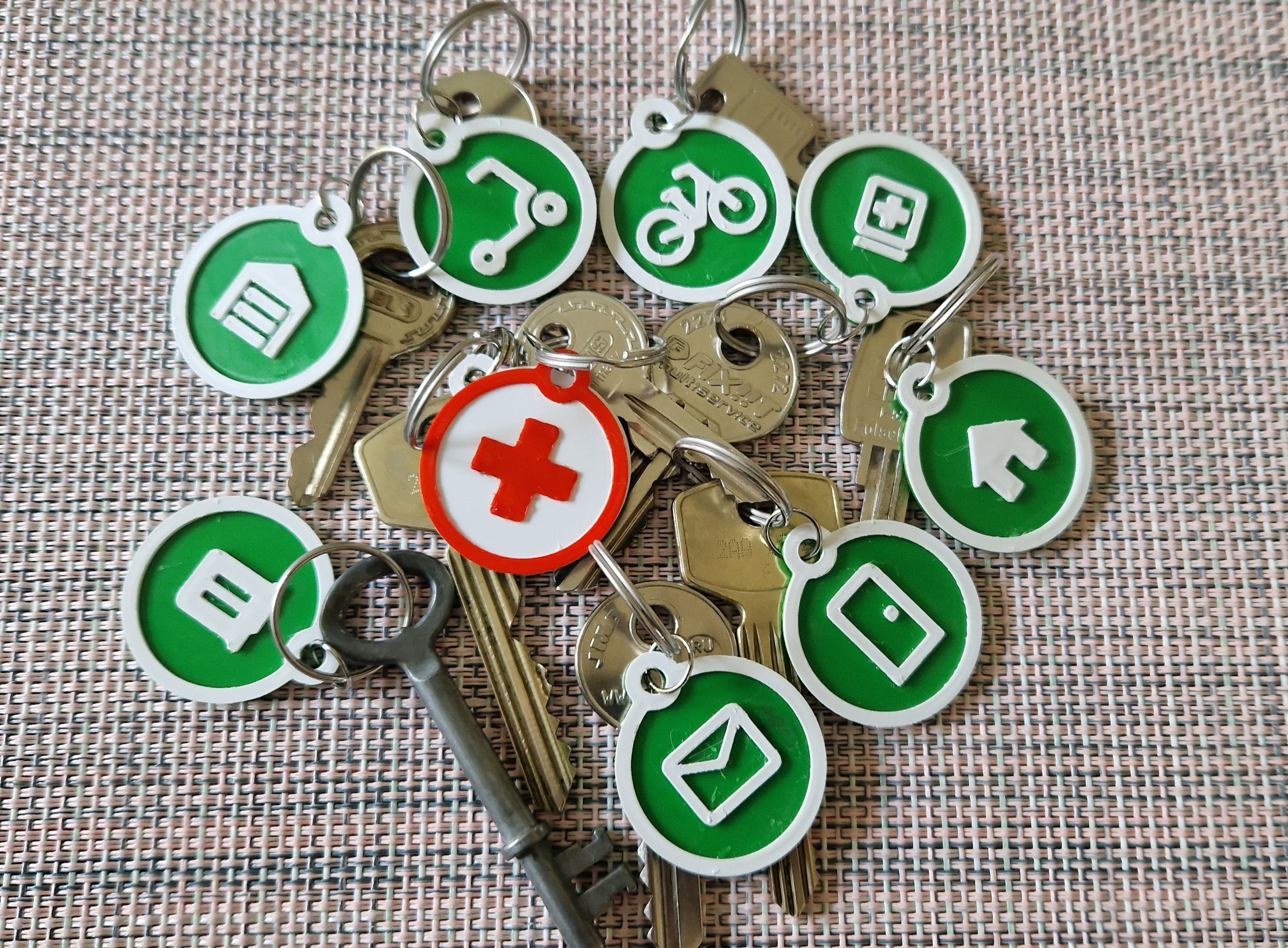 Key tags with Material Design Icons by perja12 | Download free STL ...