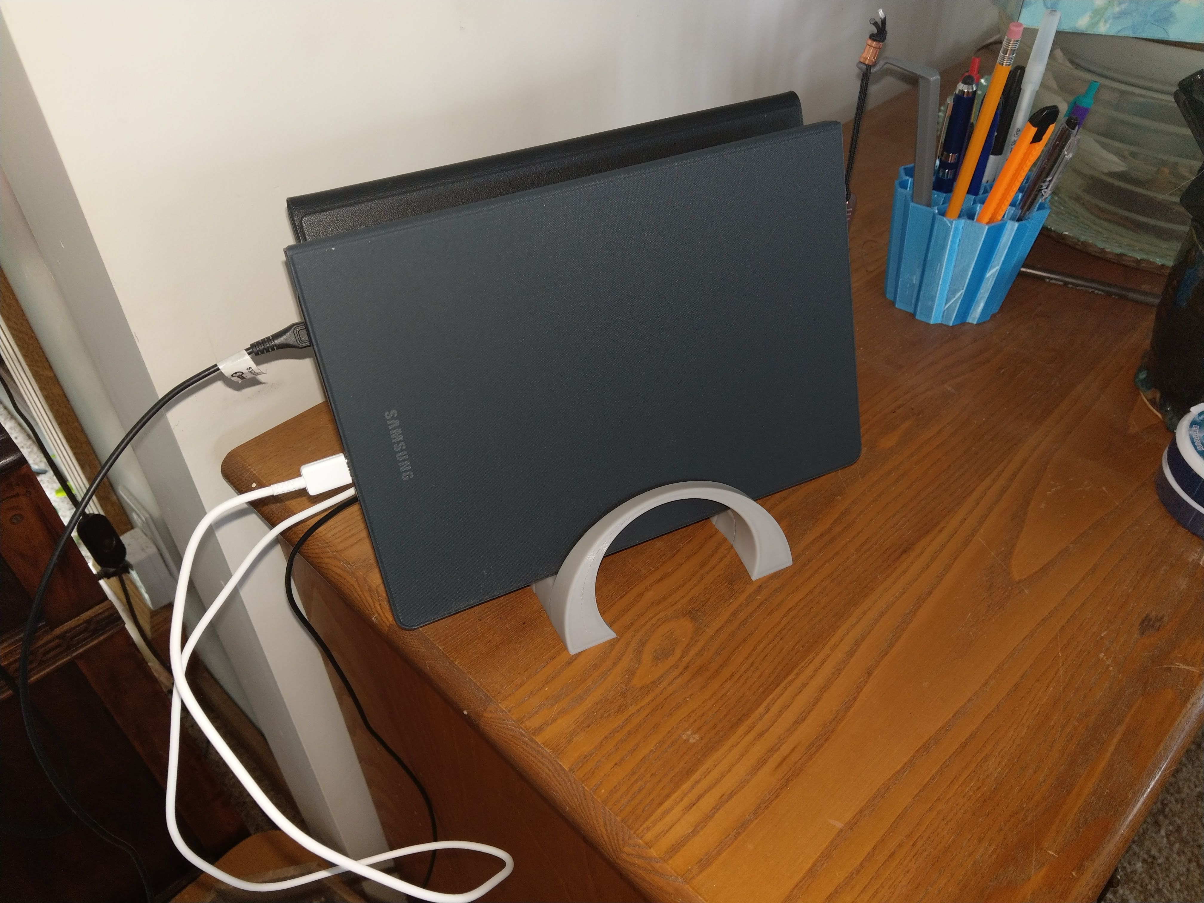 Tablet Charging Stand by kaje | Download free STL model | Printables.com