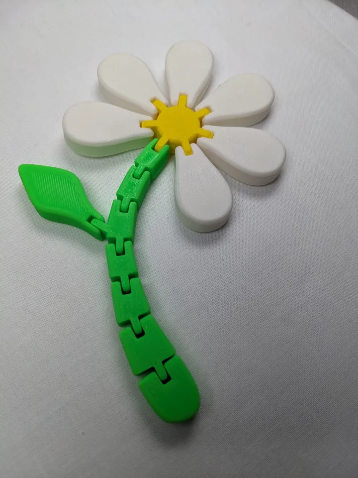 Articulating Flexi Fidget Daisy Flower Toy by Bearded Printer ...
