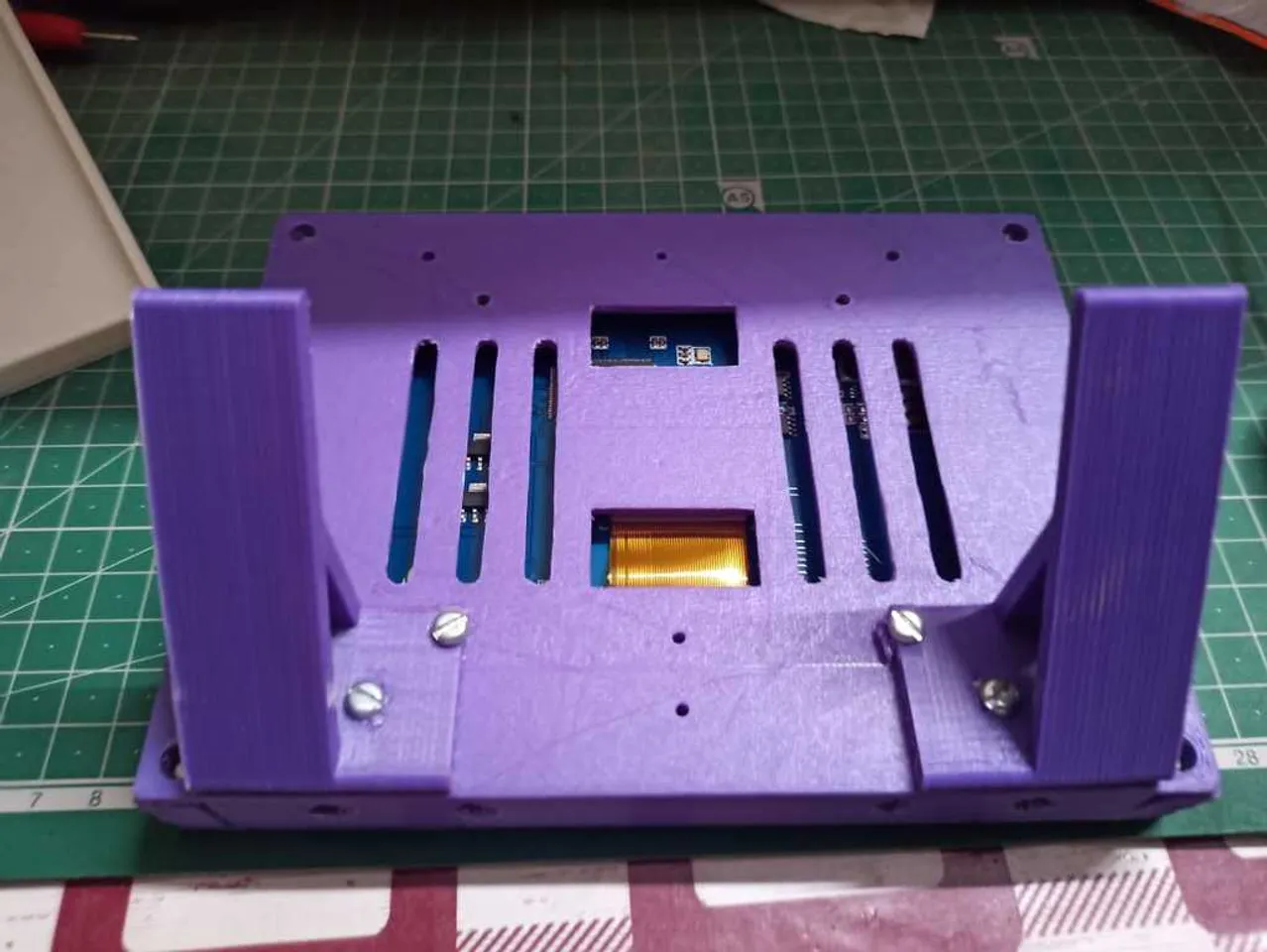 Display mount (Cover)7inch HDMI LCD , 1024x600 by hackerbijay ...