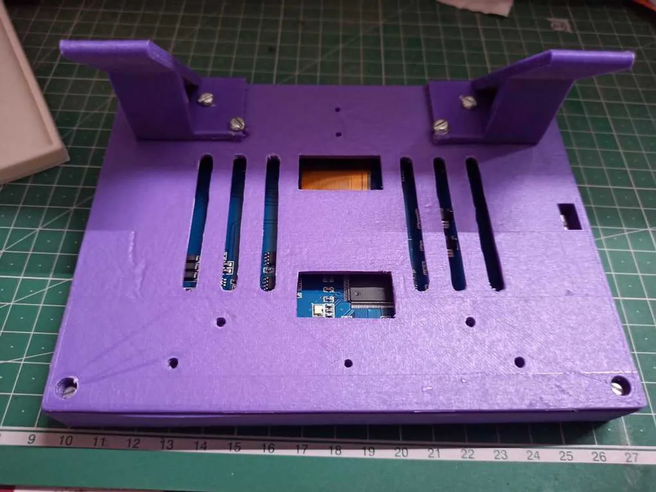 Display mount (Cover)7inch HDMI LCD , 1024x600 by hackerbijay ...