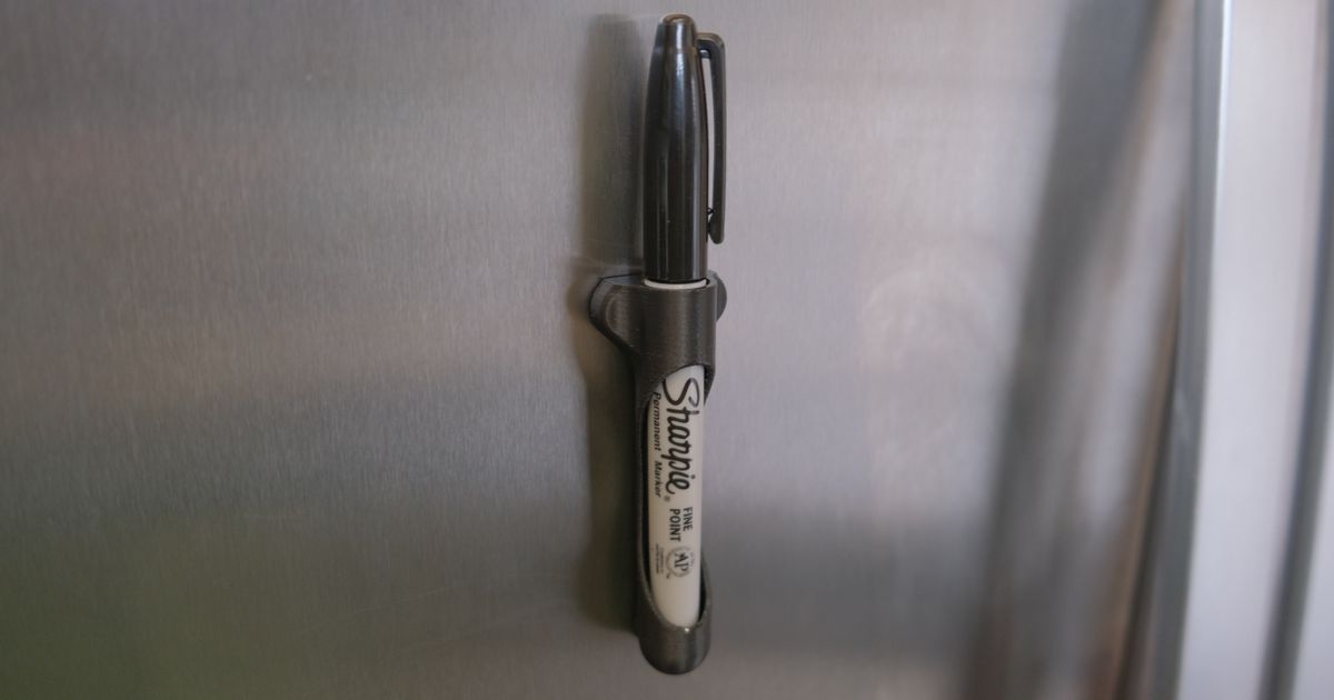 Magnetic Sharpie Holder by Neumo | Download free STL model | Printables.com