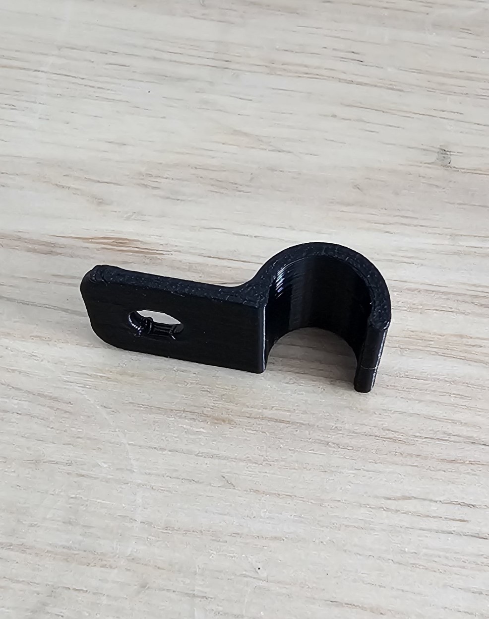 Power Cable Mounting Clip Screw Mount by Lee David | Download free STL ...