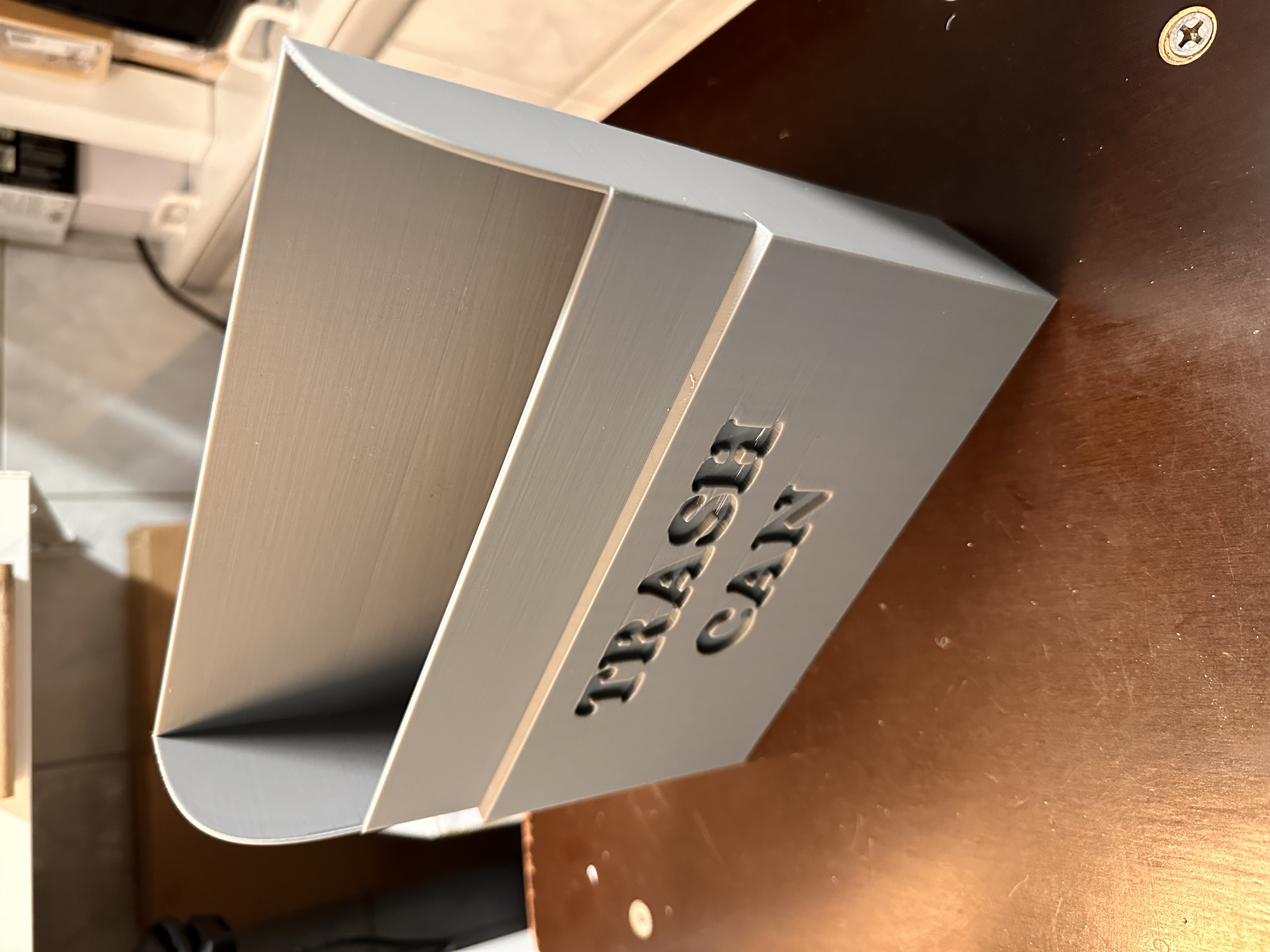 Trash Can Desk - Mülleimer Schreibtisch by Team Pflaum | Download free ...