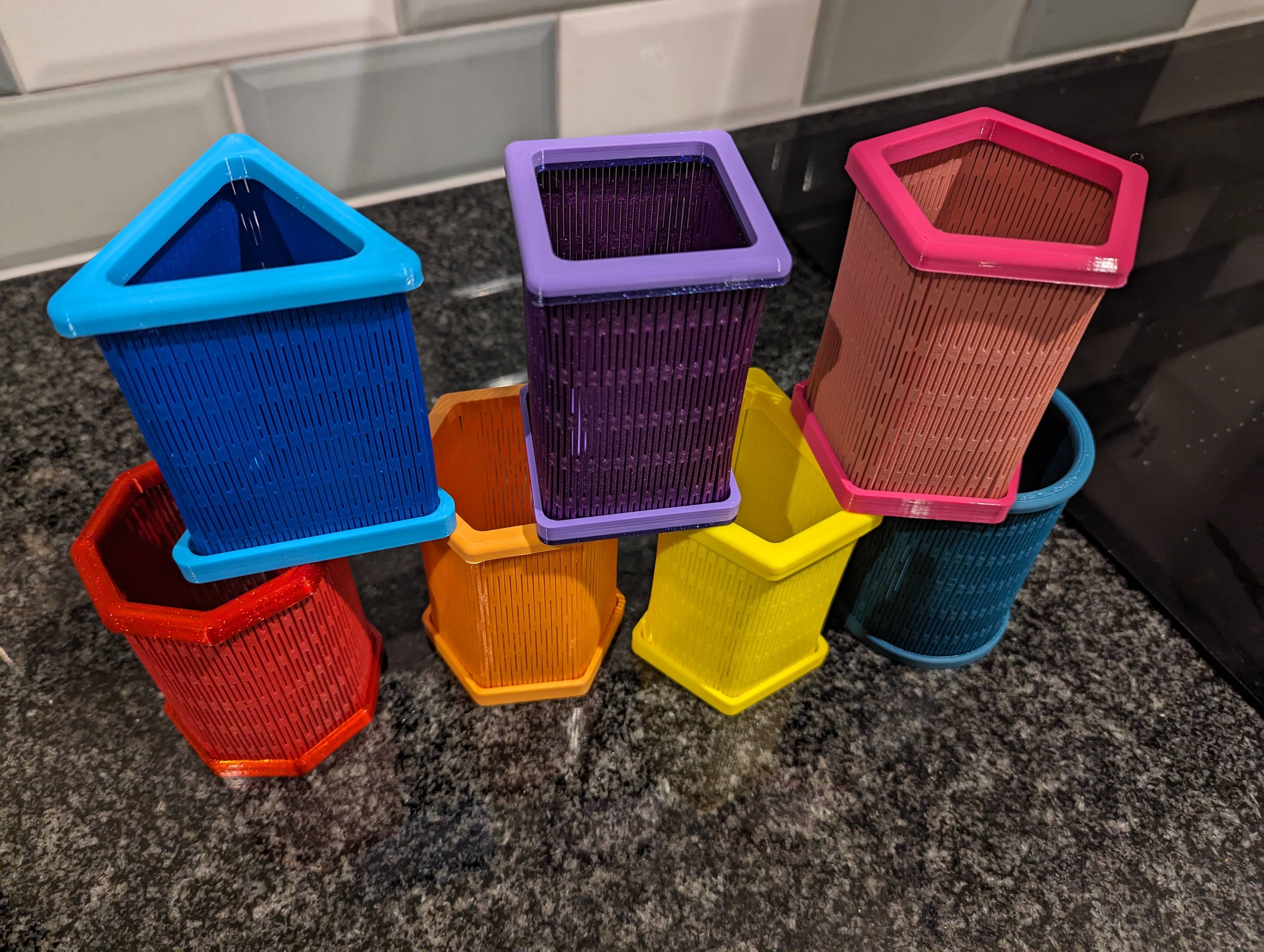 Funky Bendy Pen Pots by MrObvious | Download free STL model ...