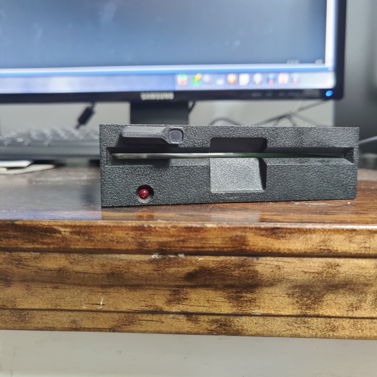 Kaypro 2 Hi-Tech 548-25 Floppy Drive Lever by commodorebob | Download ...