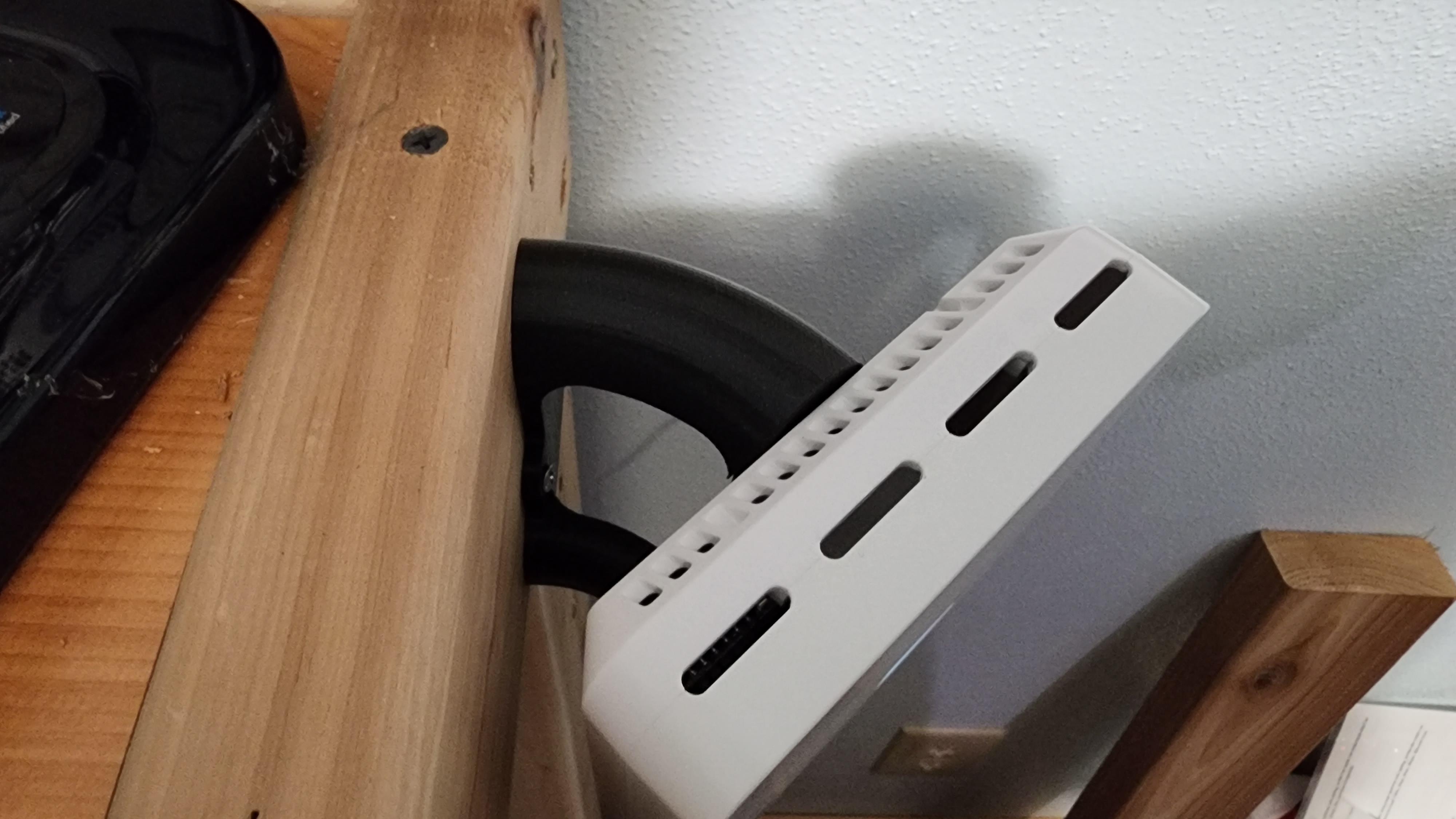 AirGradient DIY Pro angled wall mount by Electrophyte | Download free ...