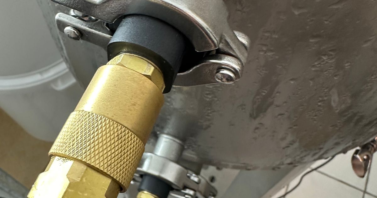 Tri clamp 34 to 3/8" BSP by Romain | Download free STL model ...