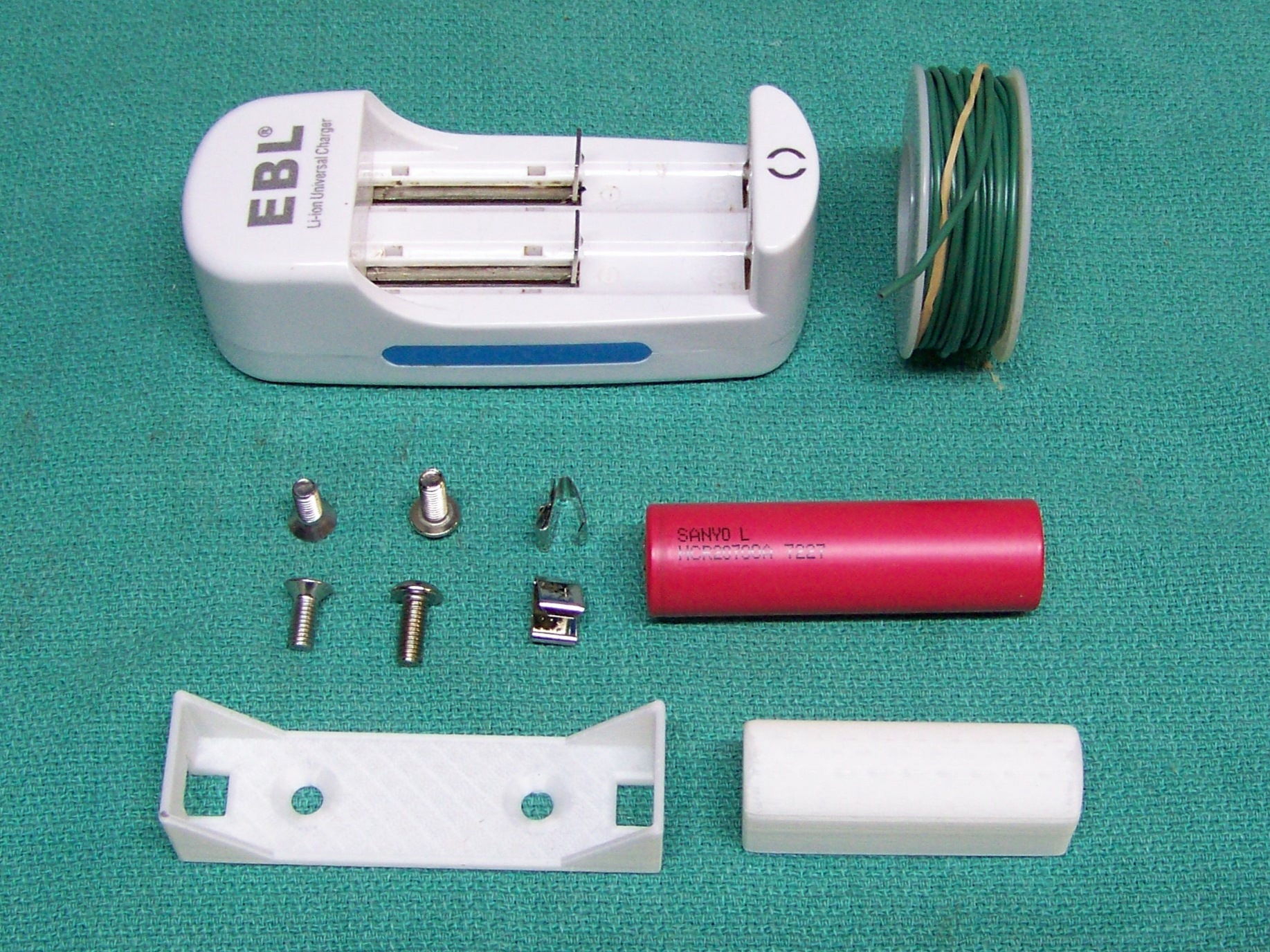 18650 to 20700 Lithium Cell Charge Adapter by JEO | Download free STL ...