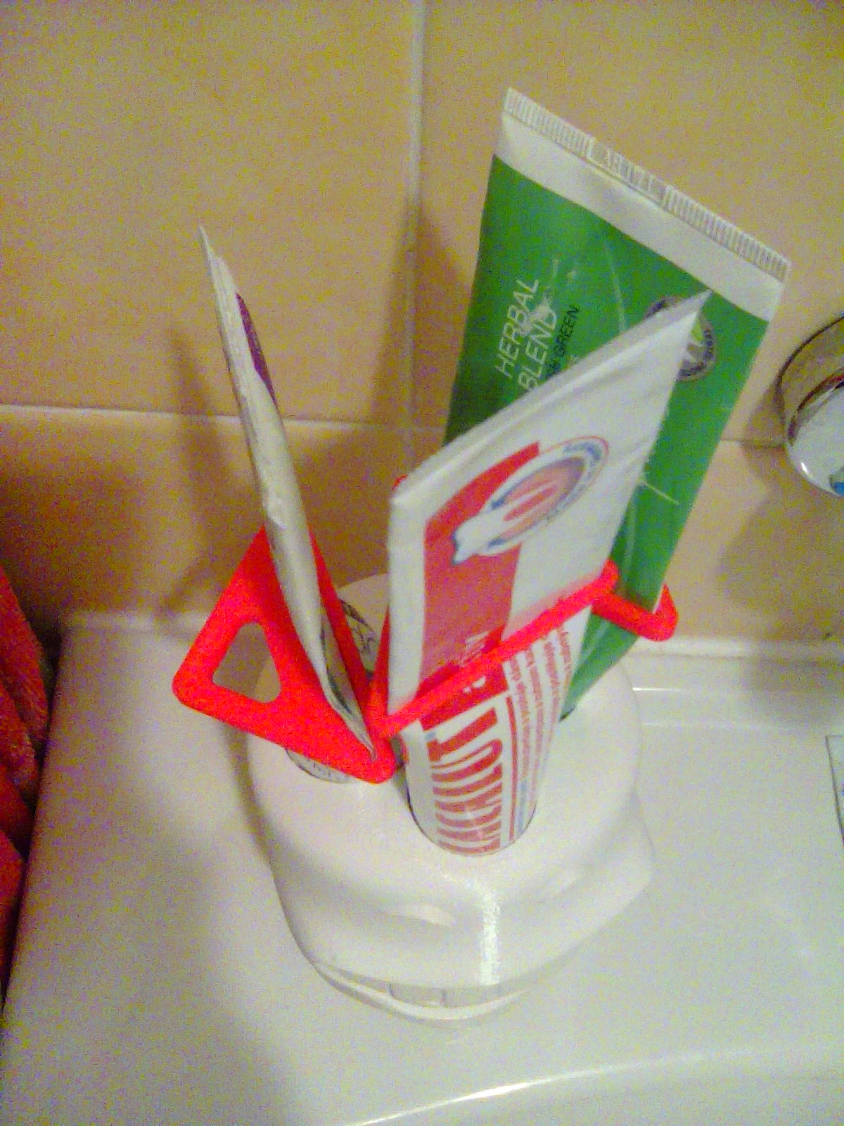 Toothpaste holder / stojánek na zubní pastu by Jiří Šilhavík | Download ...