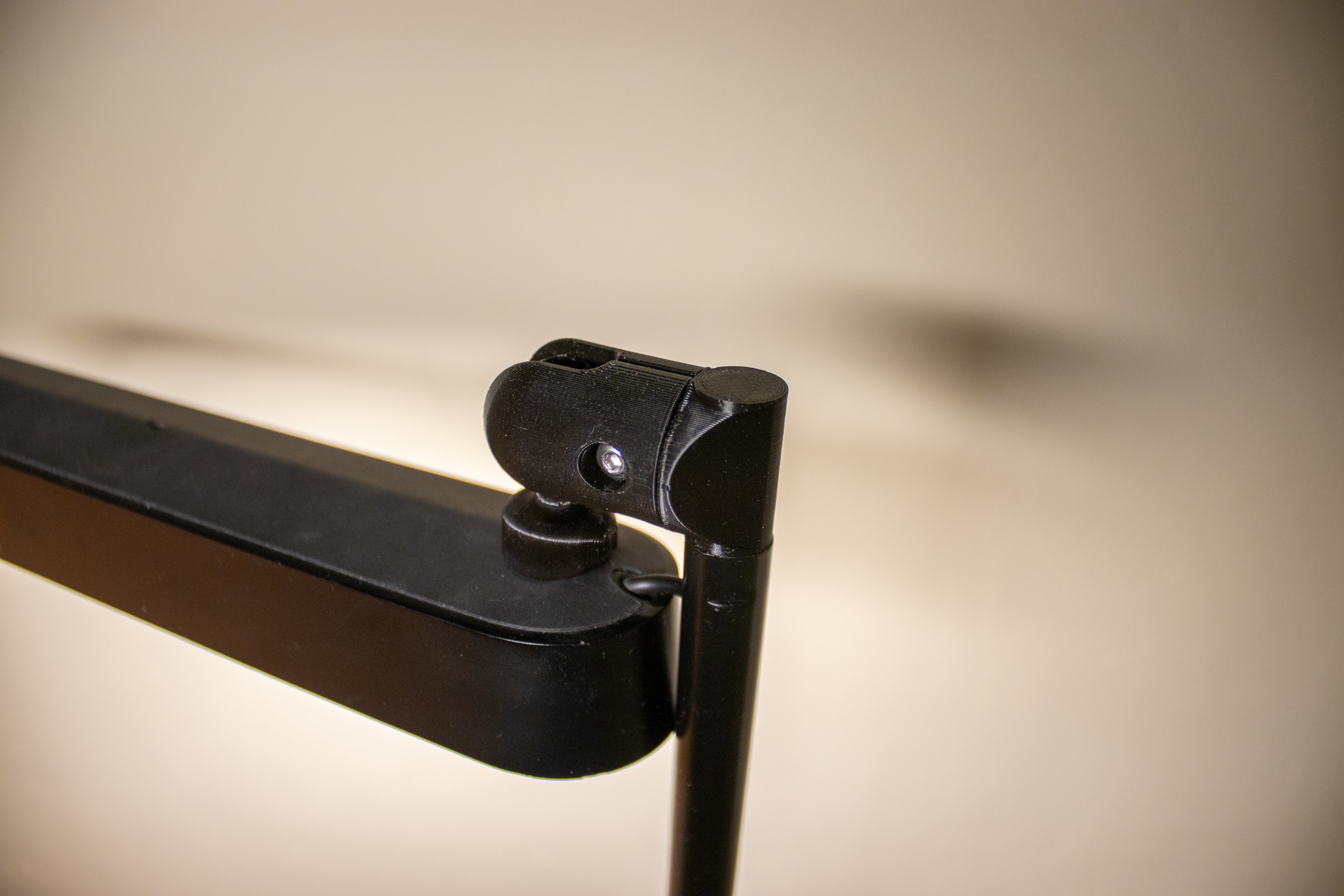 Philips Hue Play light bar 3/8" mic stand ball mount by Duisterethomas ...