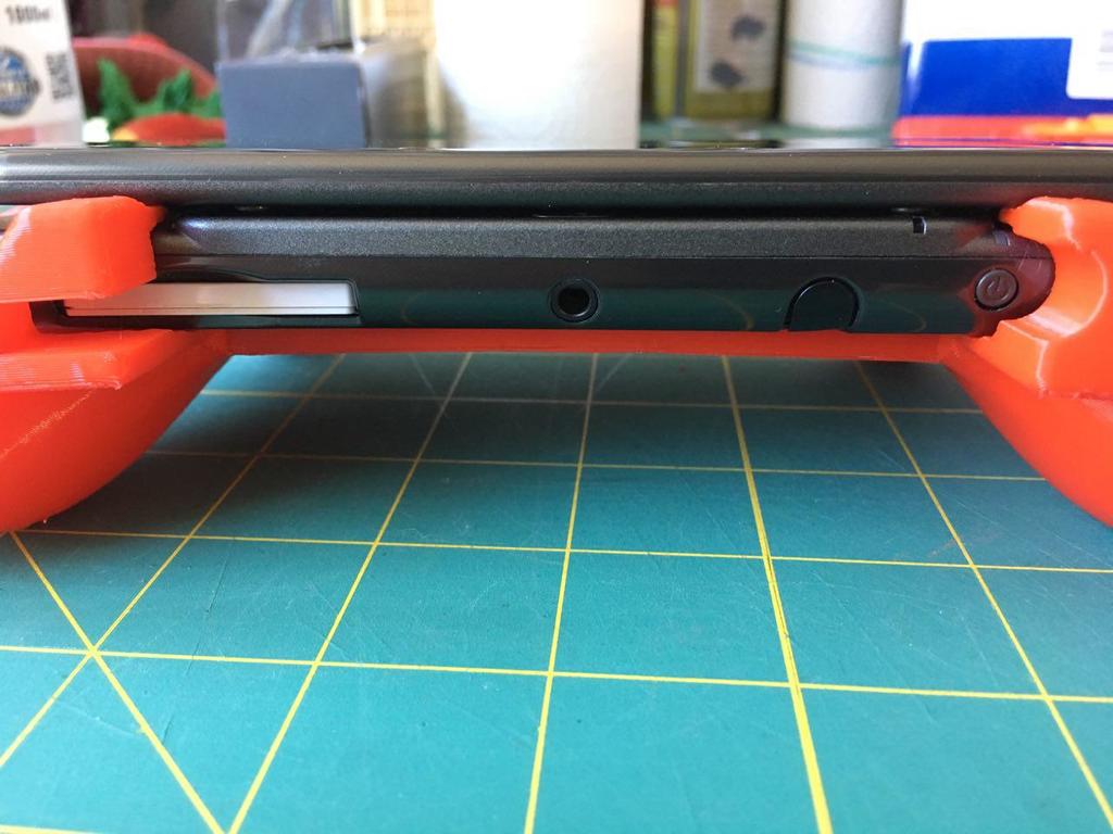 New Nintendo 3DS XL ergonomic grip smooth by ThaliaFP | Download free ...