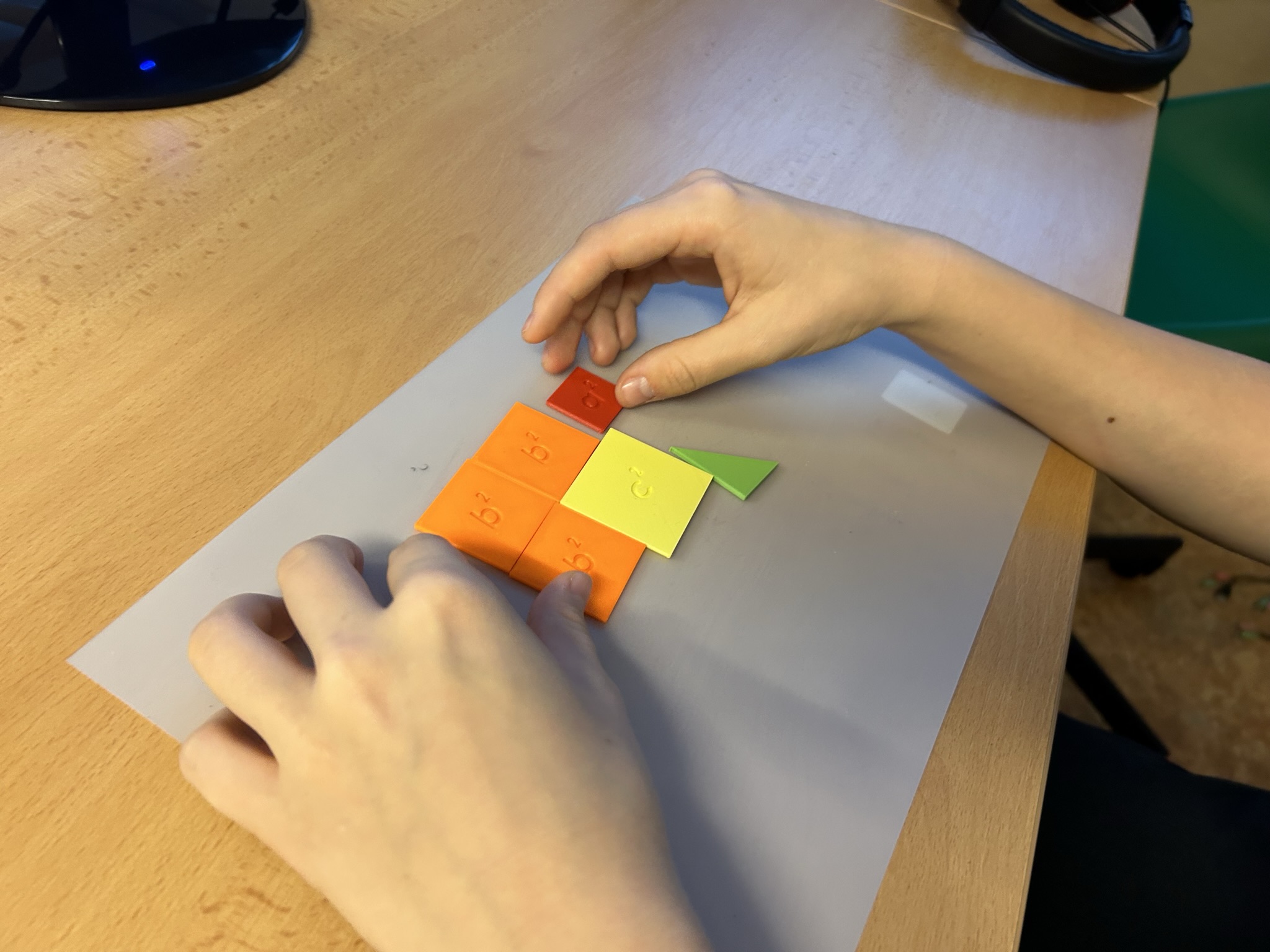 Tisk pomůcek pro podporu výuky na ZŠ: matematika. fyzika, zeměpis ...