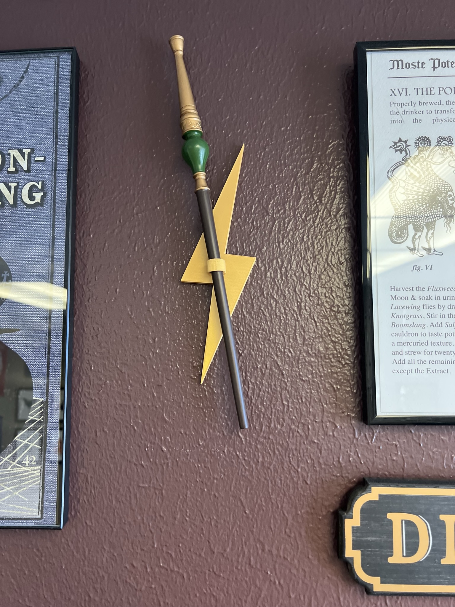 Basic Lightning Bolt Wall Mount for Wand by SubtleSorcery | Download ...