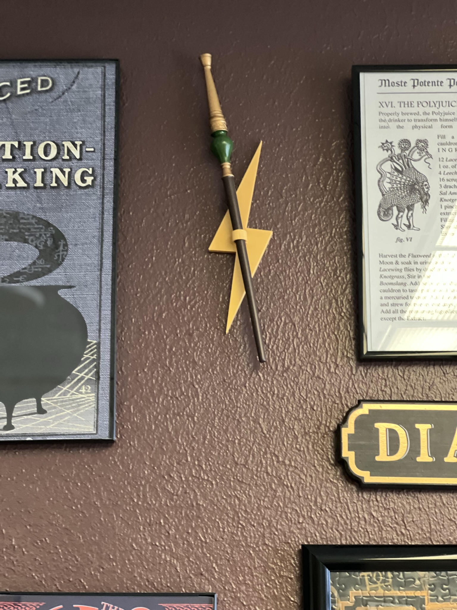 Basic Lightning Bolt Wall Mount for Wand by SubtleSorcery | Download ...