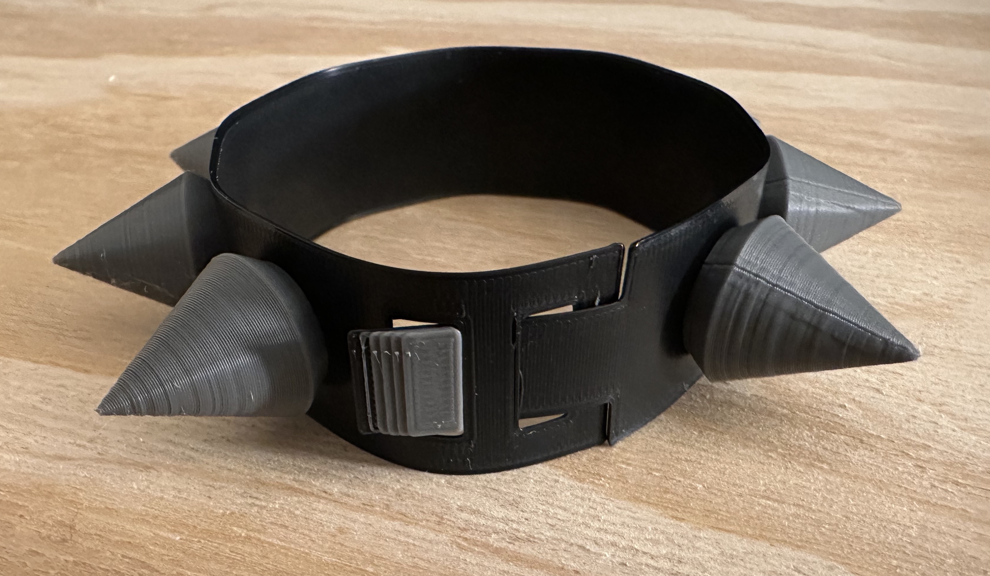 Spiked Bracelet 3 Sizes Print in Place autorstwa Joe | Pobierz darmowy ...