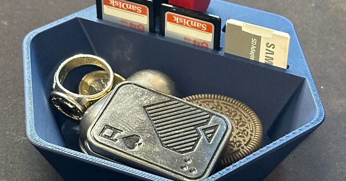 Small USB and SD card Storage and Bowl for office organisation. Step ...