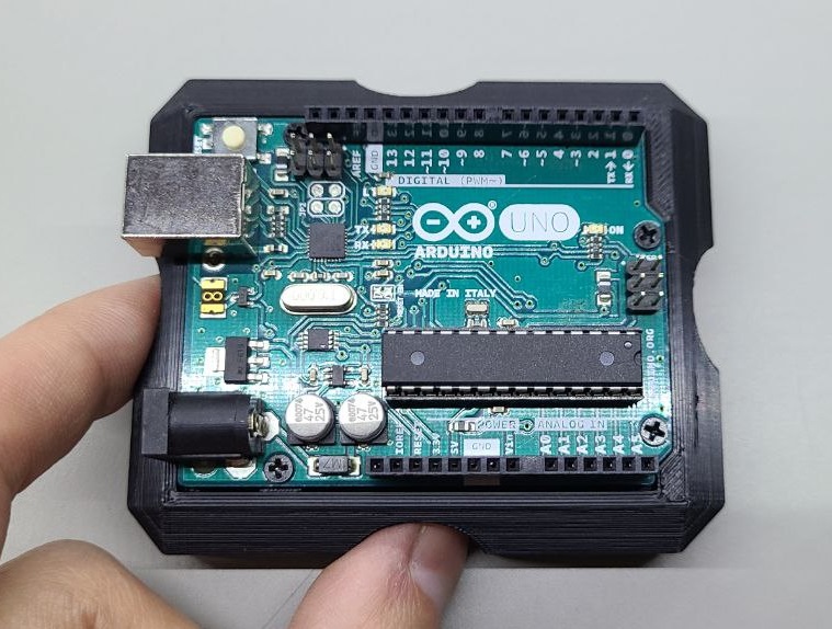 Arduino Uno R3 Desktop Holder by TGH56 | Download free STL model ...