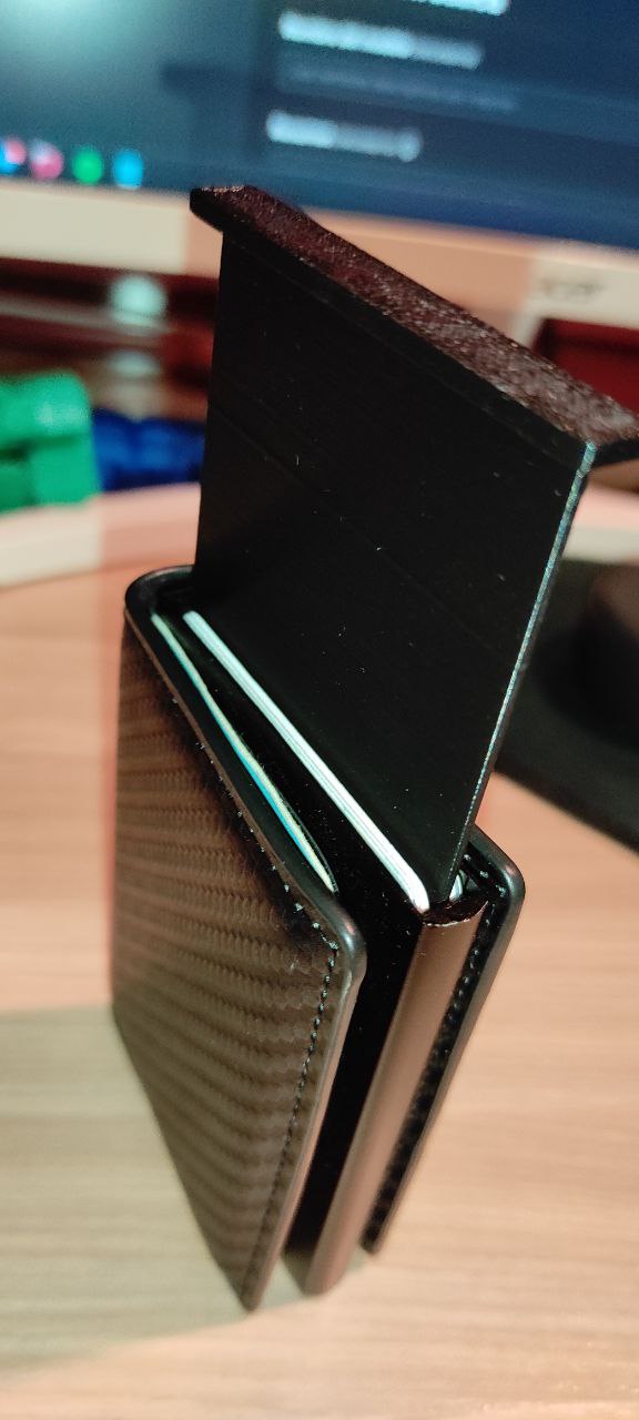 Cardholder Wallet Lock by Raxuk | Download free STL model | Printables.com