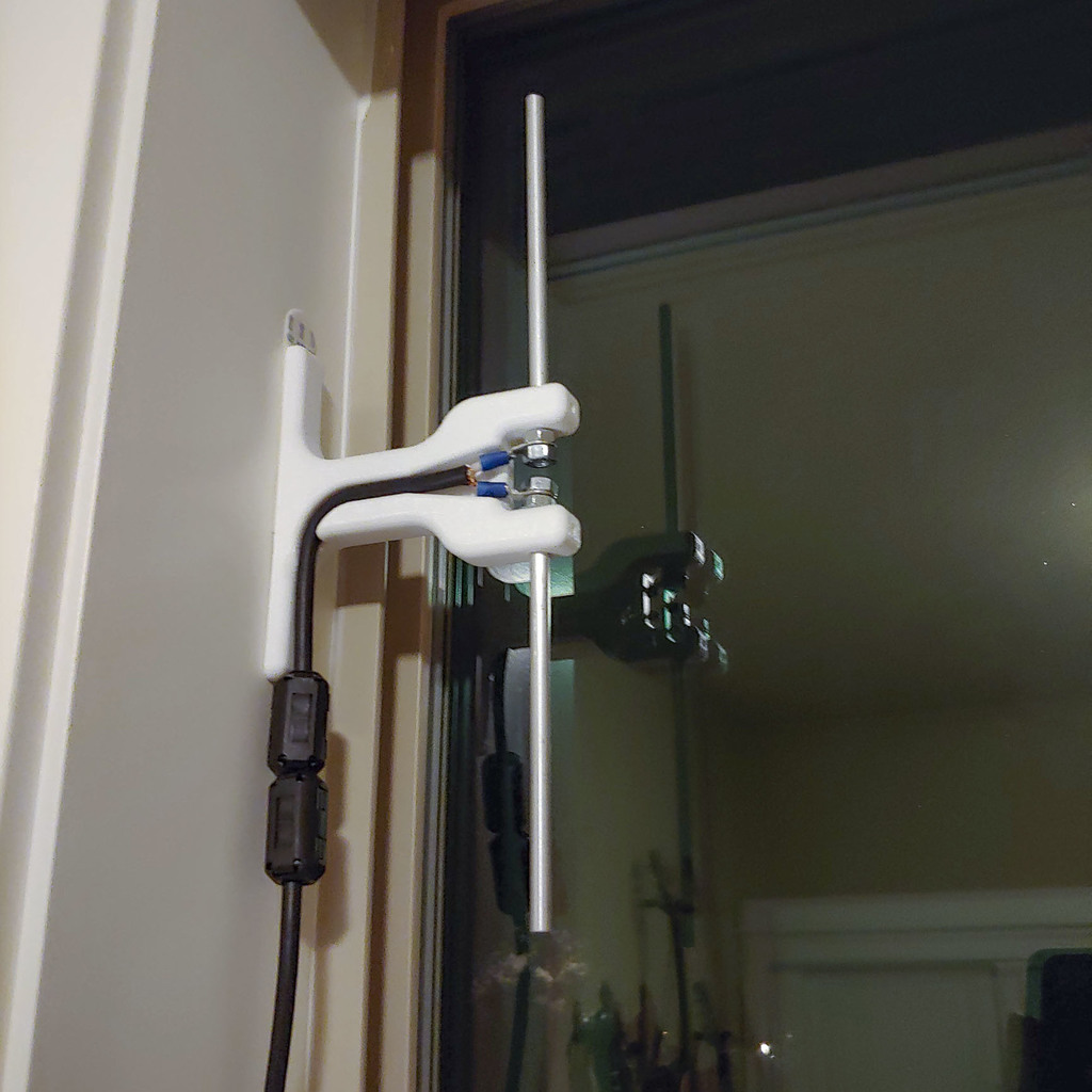 Dipole Antenna Window Mount by pdxlocs | Download free STL model ...