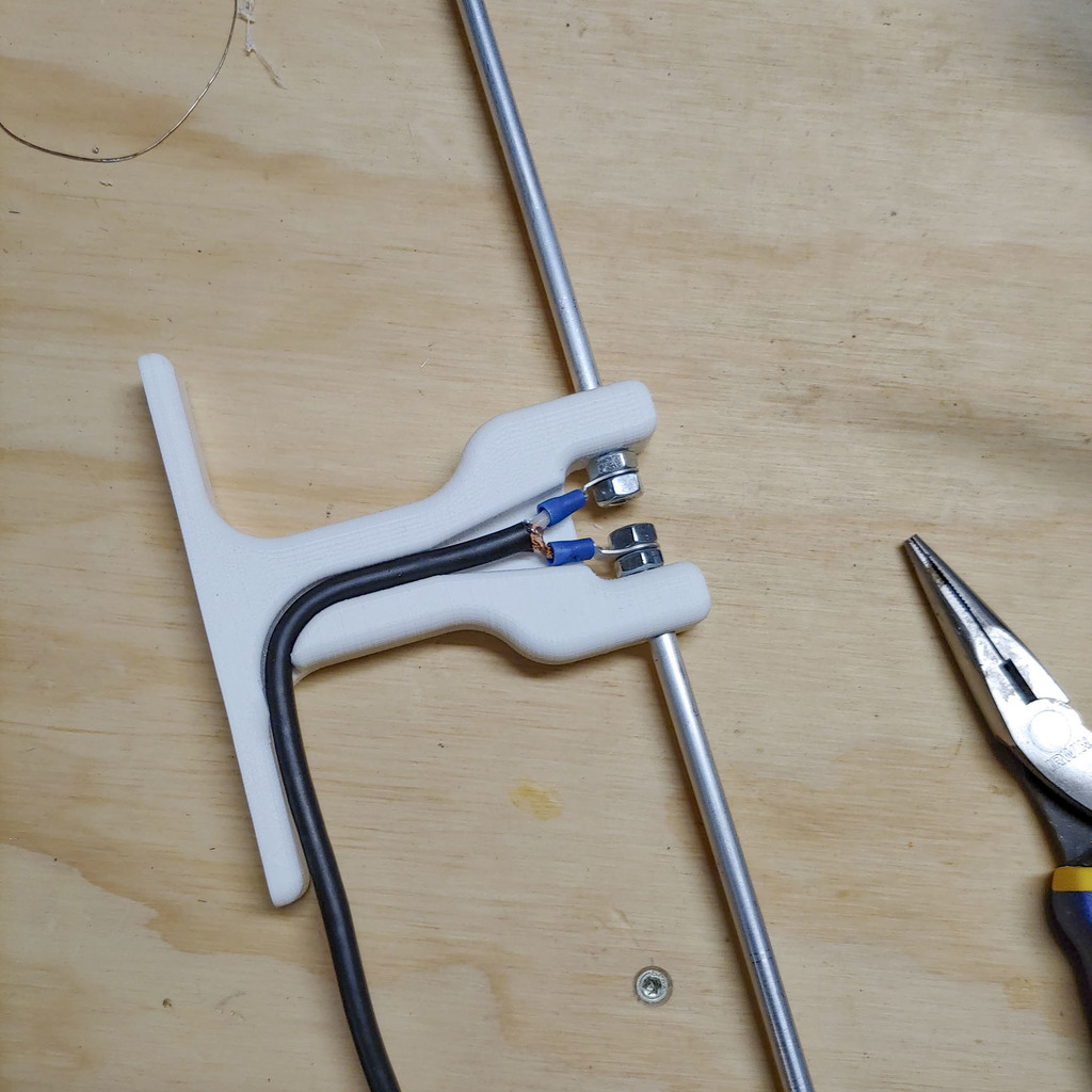 Dipole Antenna Window Mount by pdxlocs | Download free STL model ...