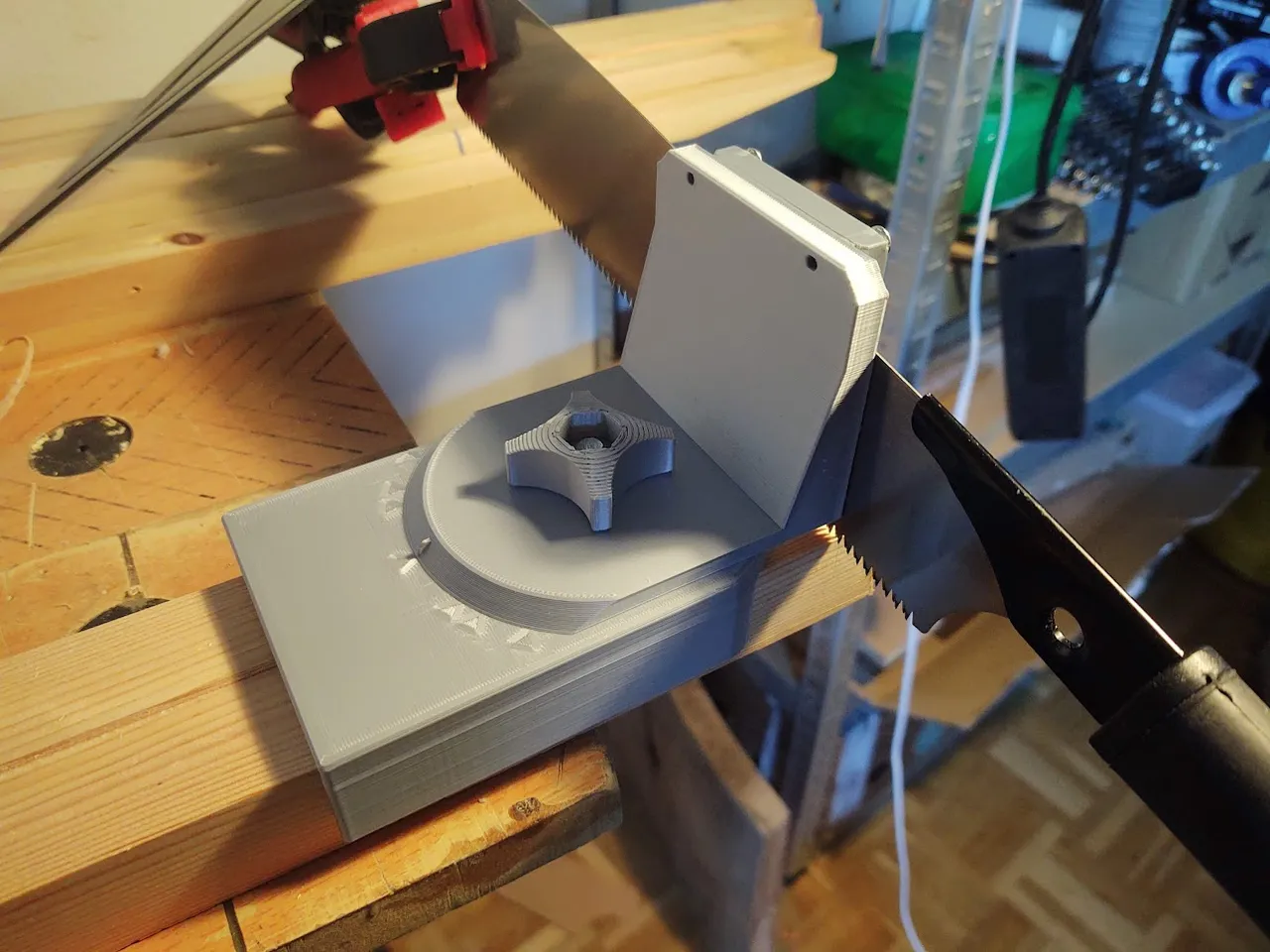 Adjustable Precision Miter Guide for Japanese Pull Saw by Markus ...