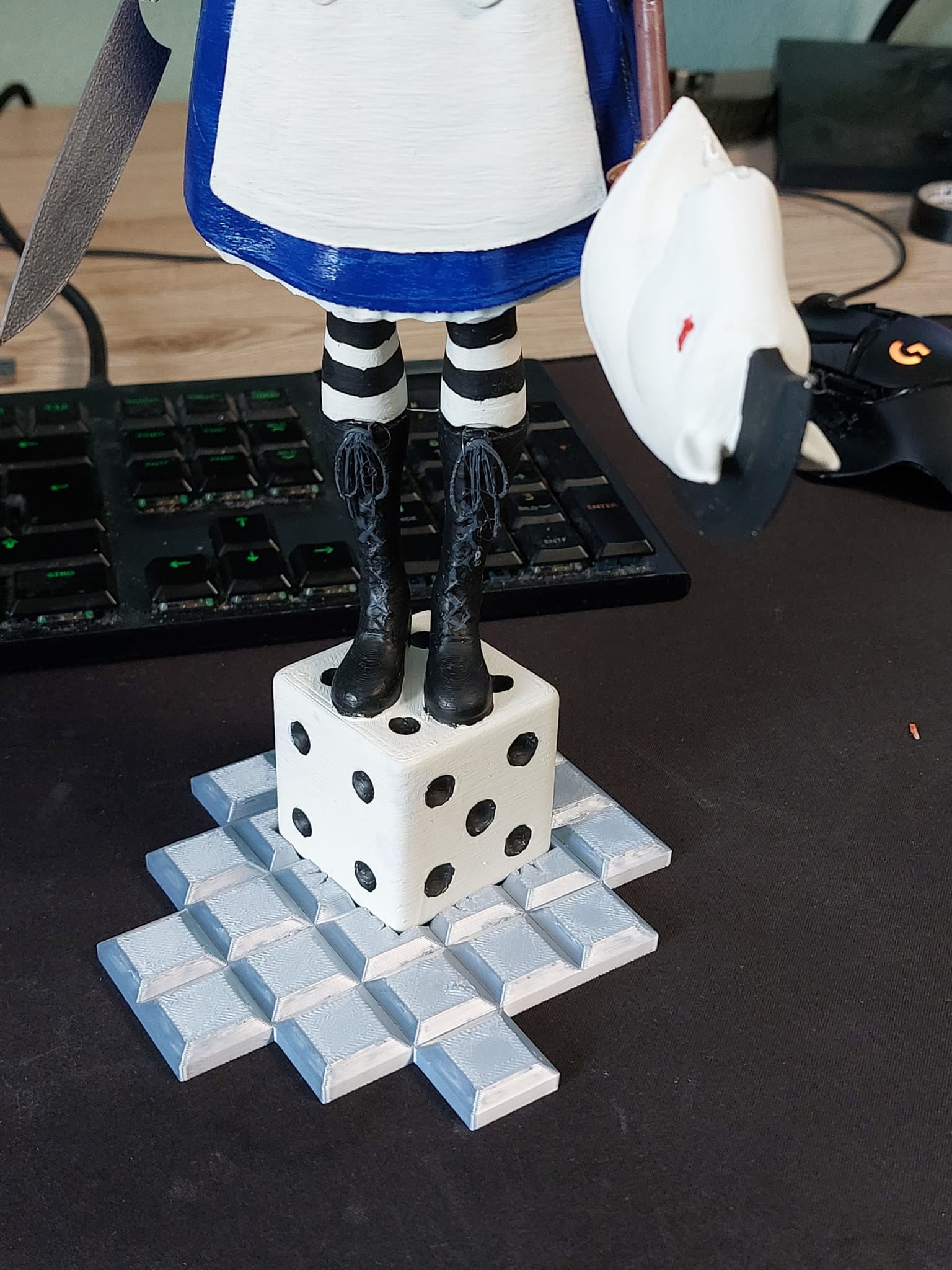 Basestand for Alice model on dice by Martin Hardi | Download free STL ...