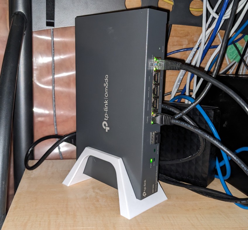 Vertical Stand for TP-Link Omada ER7206 Router by ltlowe | Download ...