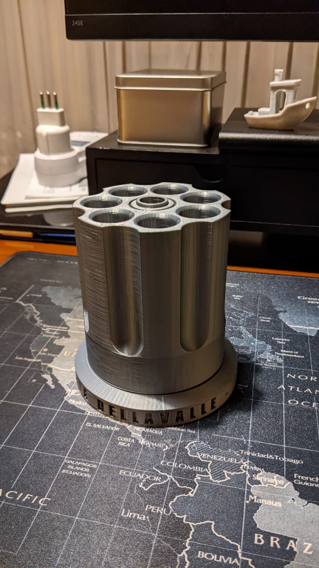 Spinning Revolver pen holder by Fuorissimo | Download free STL model ...