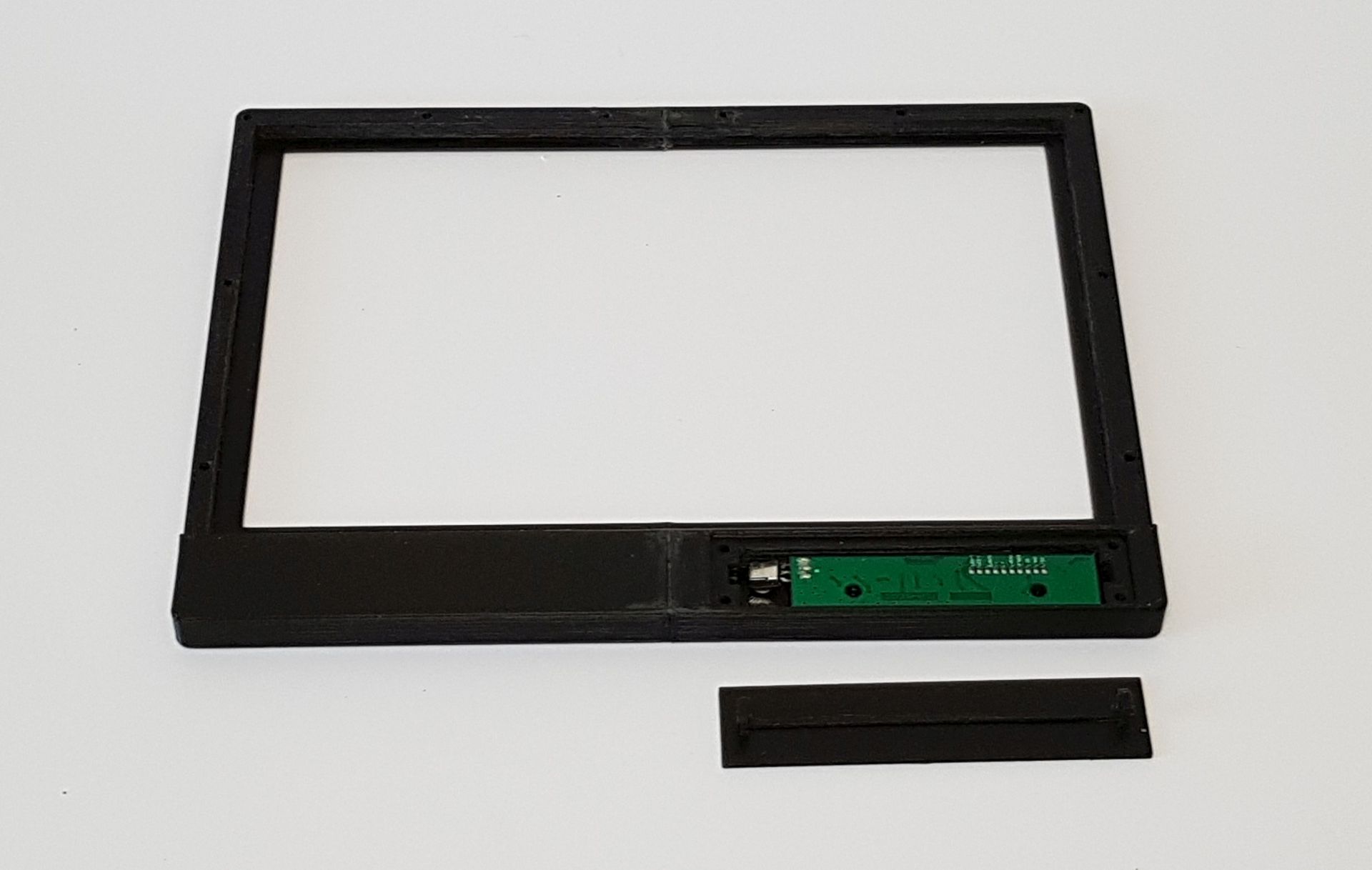 TFT-ScreenEnclosure 10.1" by Sisul | Download free STL model ...