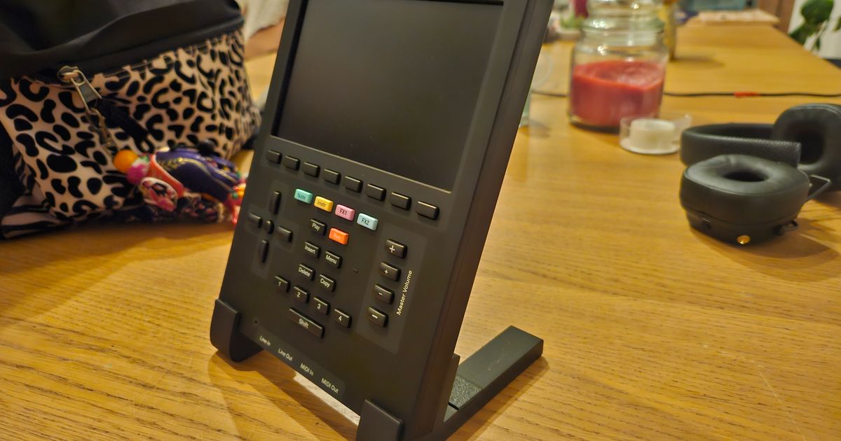 Polyend Tracker Mini Stand by Sandroid | Download free STL model ...