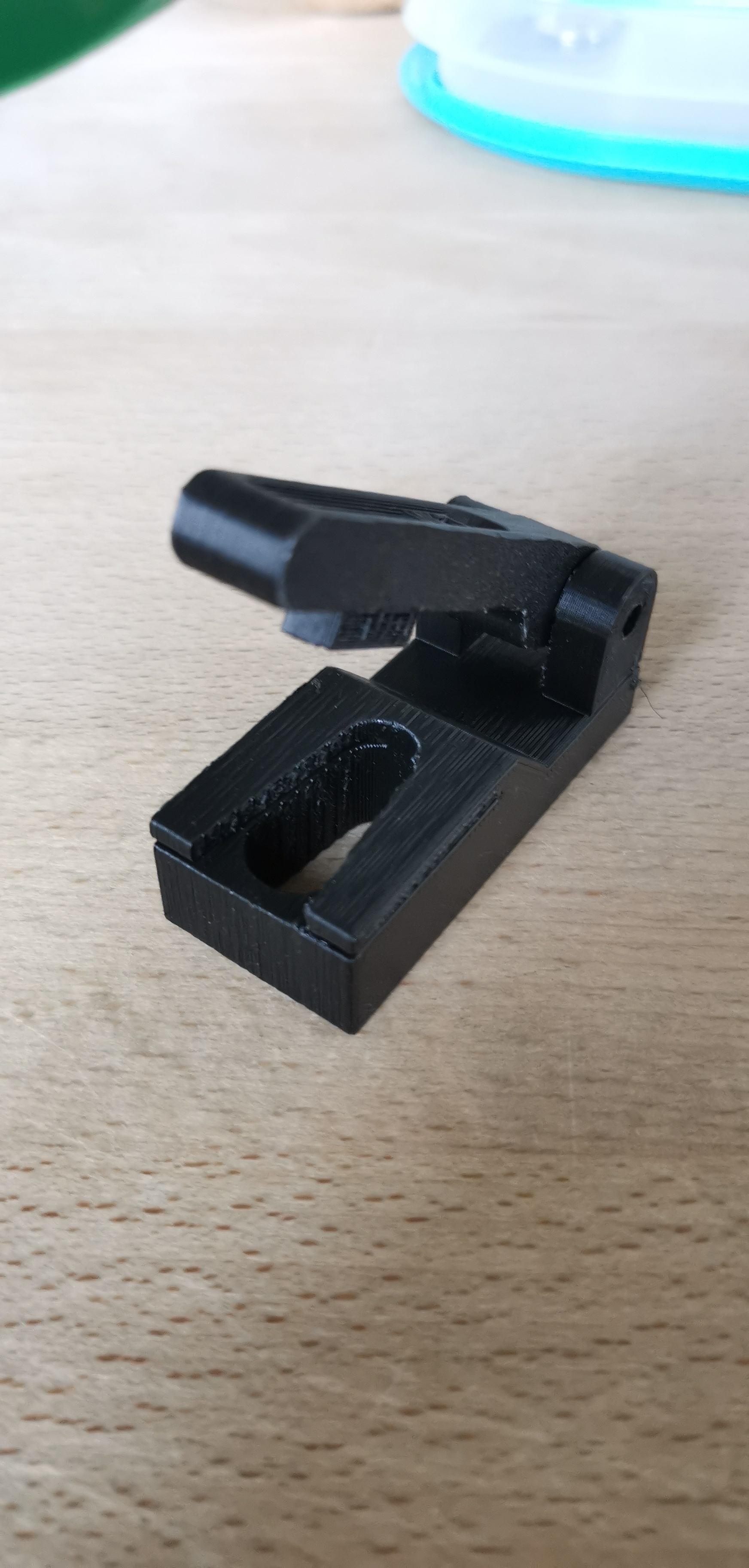 Pill Pusher with holding lid by Martin E | Download free STL model ...