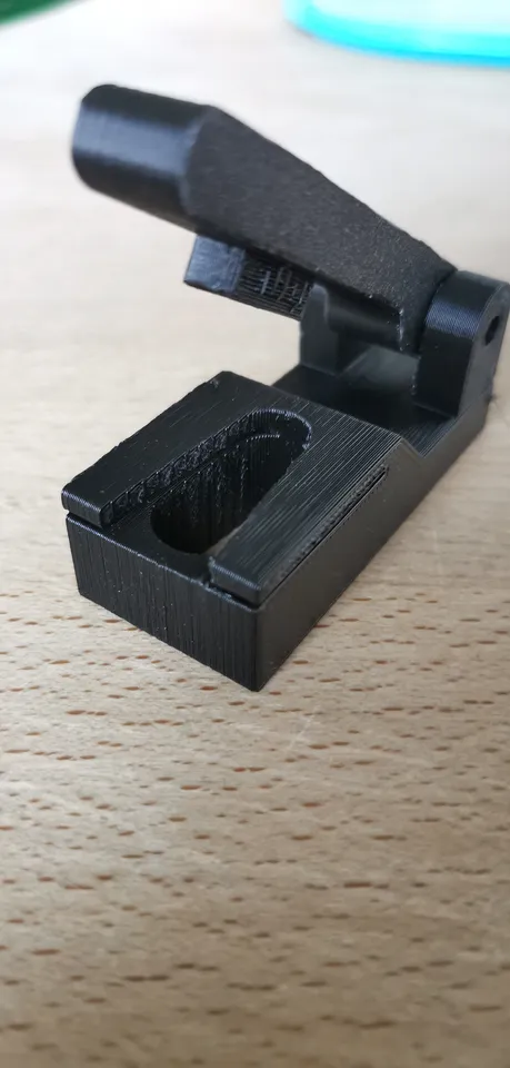 Pill Pusher with holding lid by Martin E | Download free STL model ...